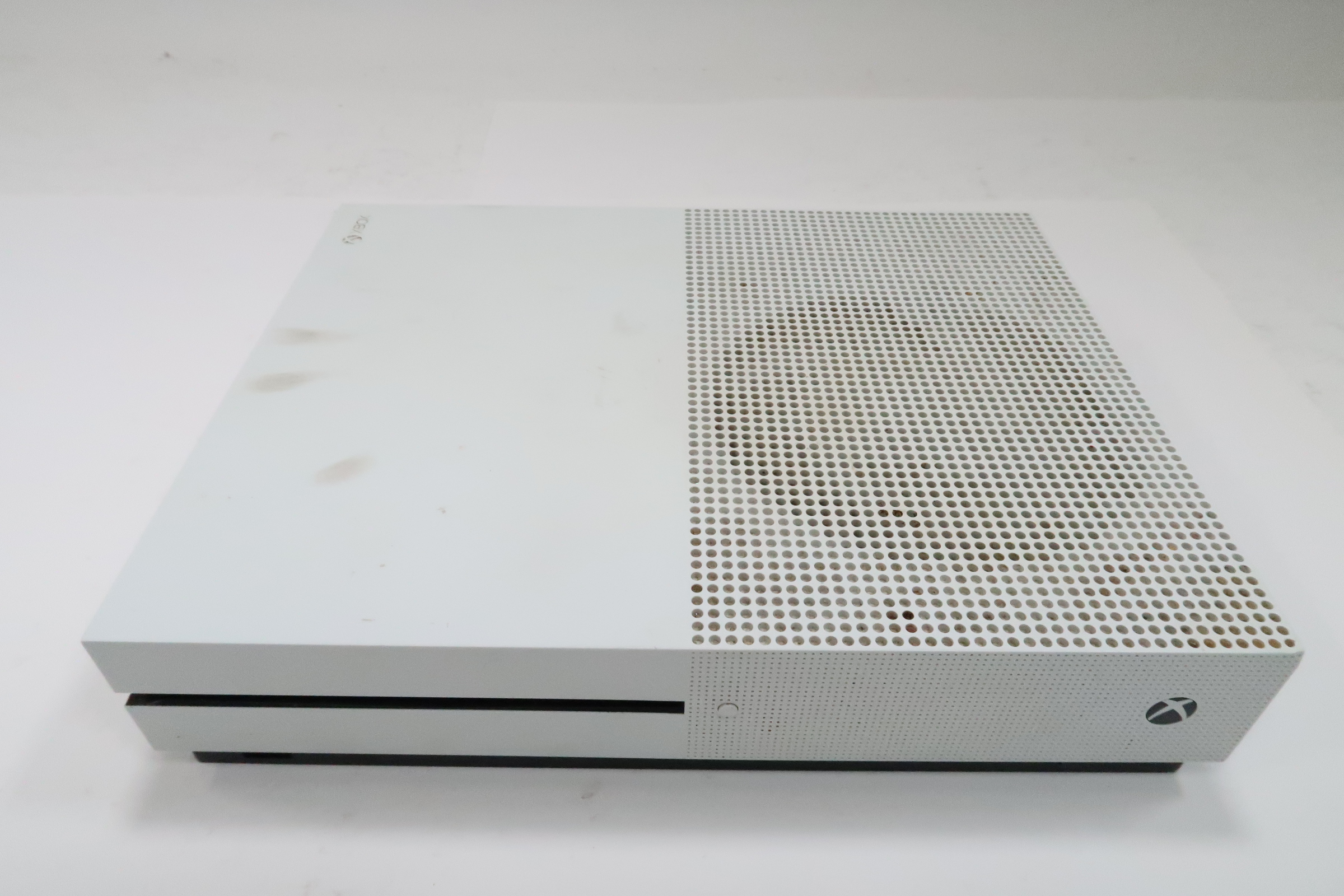 Microsoft 1681 Xbox One S 1TB Video Game Console 7420