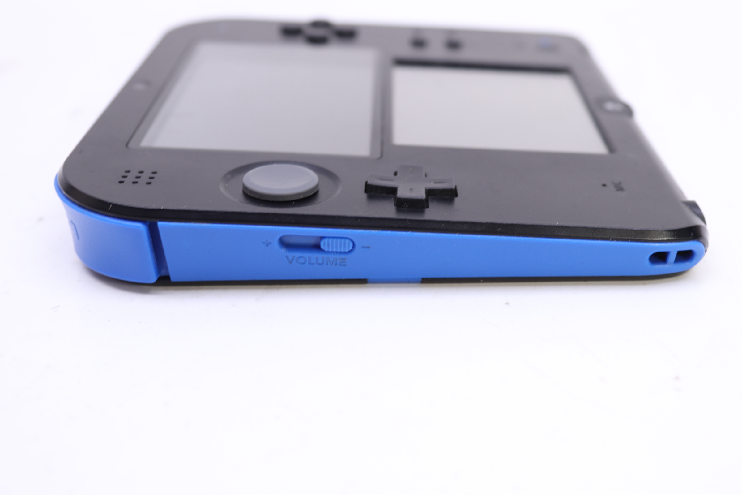 Nintendo 2DS FTR-001 Dual Screen 2D Handheld Video Game Console - 7573