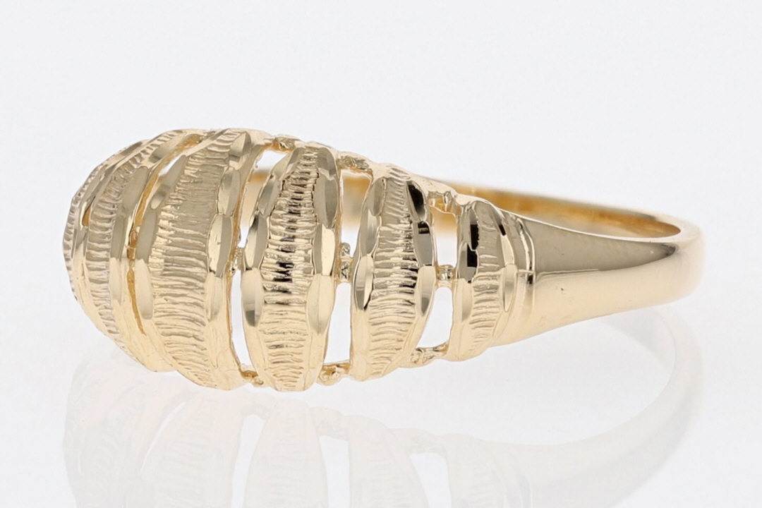 8.4mm Diamond Cut Textured Dome Ring 18k Yellow Gold 2.71 Grams Size 8