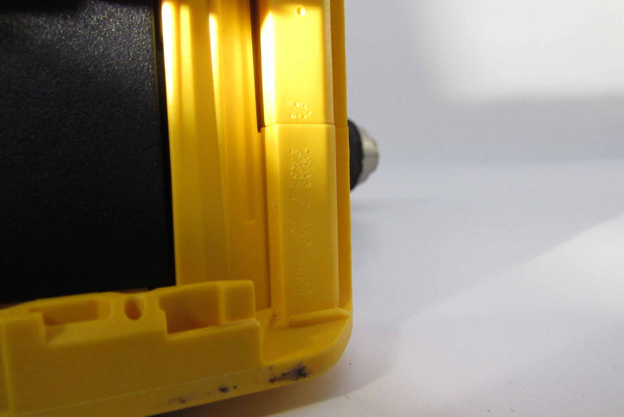 DeWalt DCD771 20V Lithium-ion 1/2'' Drive Cordless Drill/Driver Kit