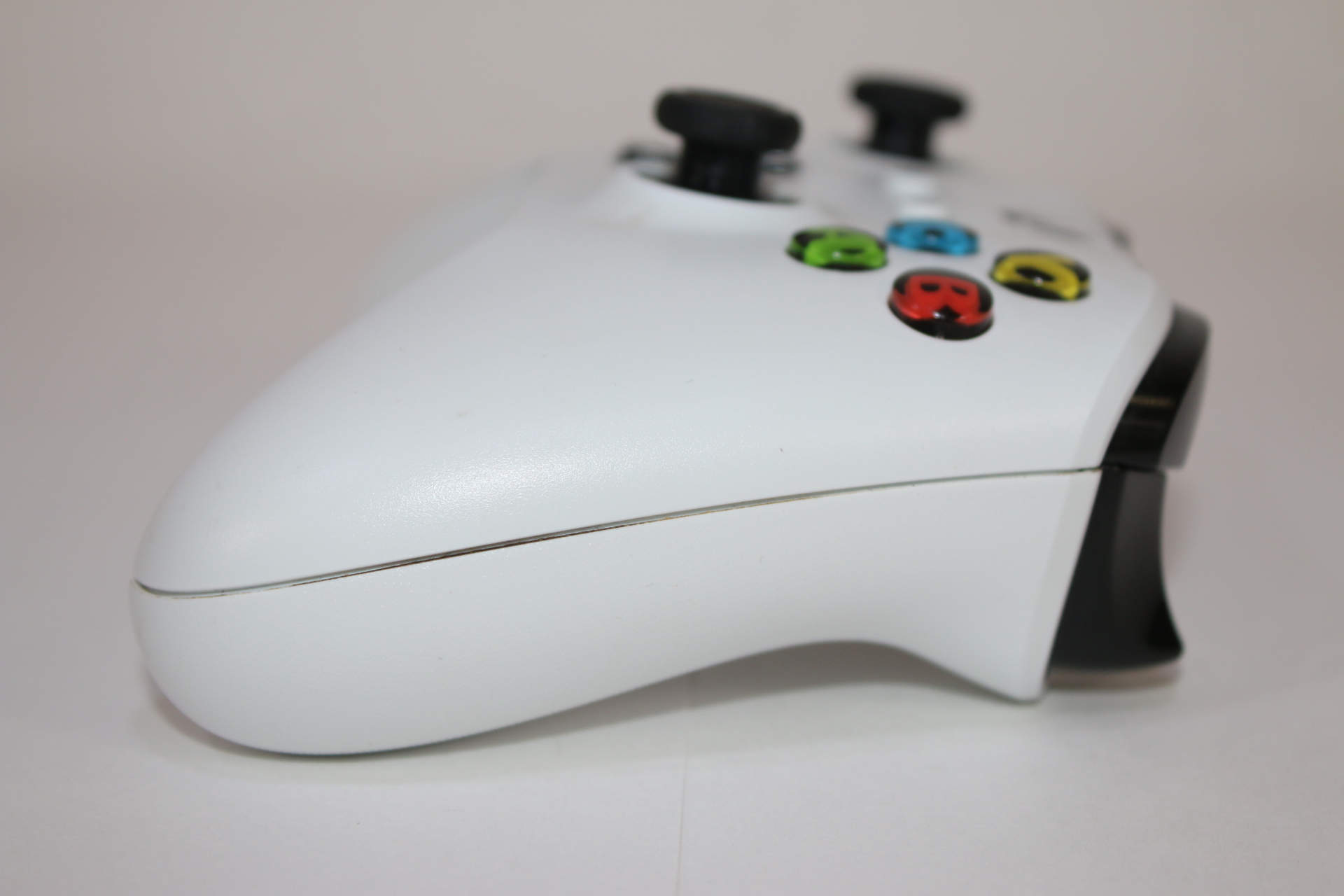 Microsoft Xbox One White Wireless Gaming Console Controller 1708 3902