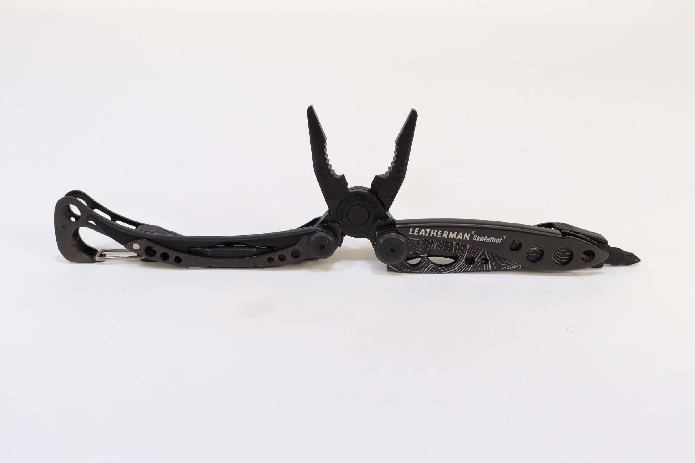 LEATHERMAN Skeletool 832419 Lightweight Multitool -Combo Knife and ...