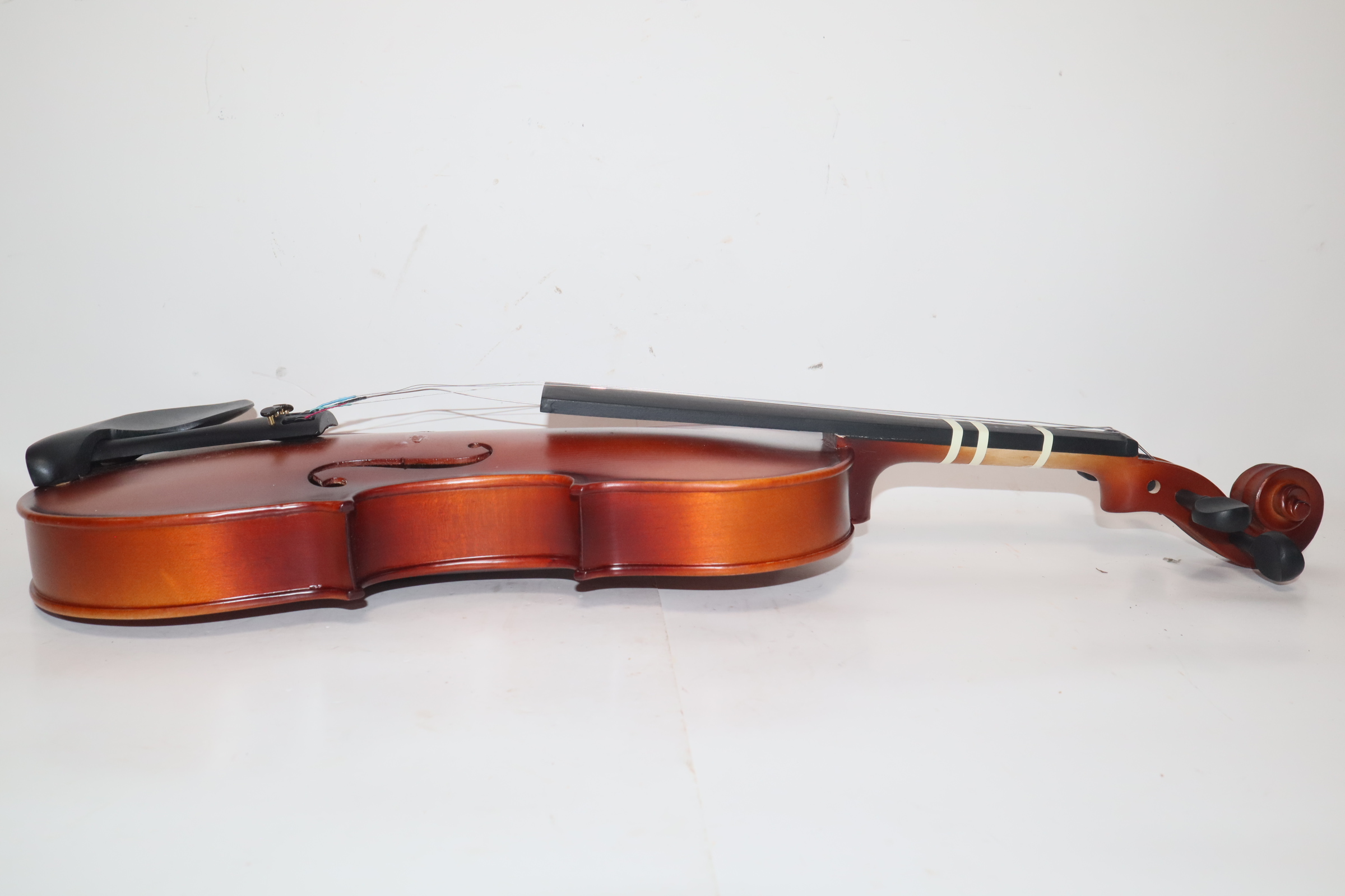 Mendini By Cecilio MV300 4/4 Satin Antique Student Violin 0483 & Bow & Case