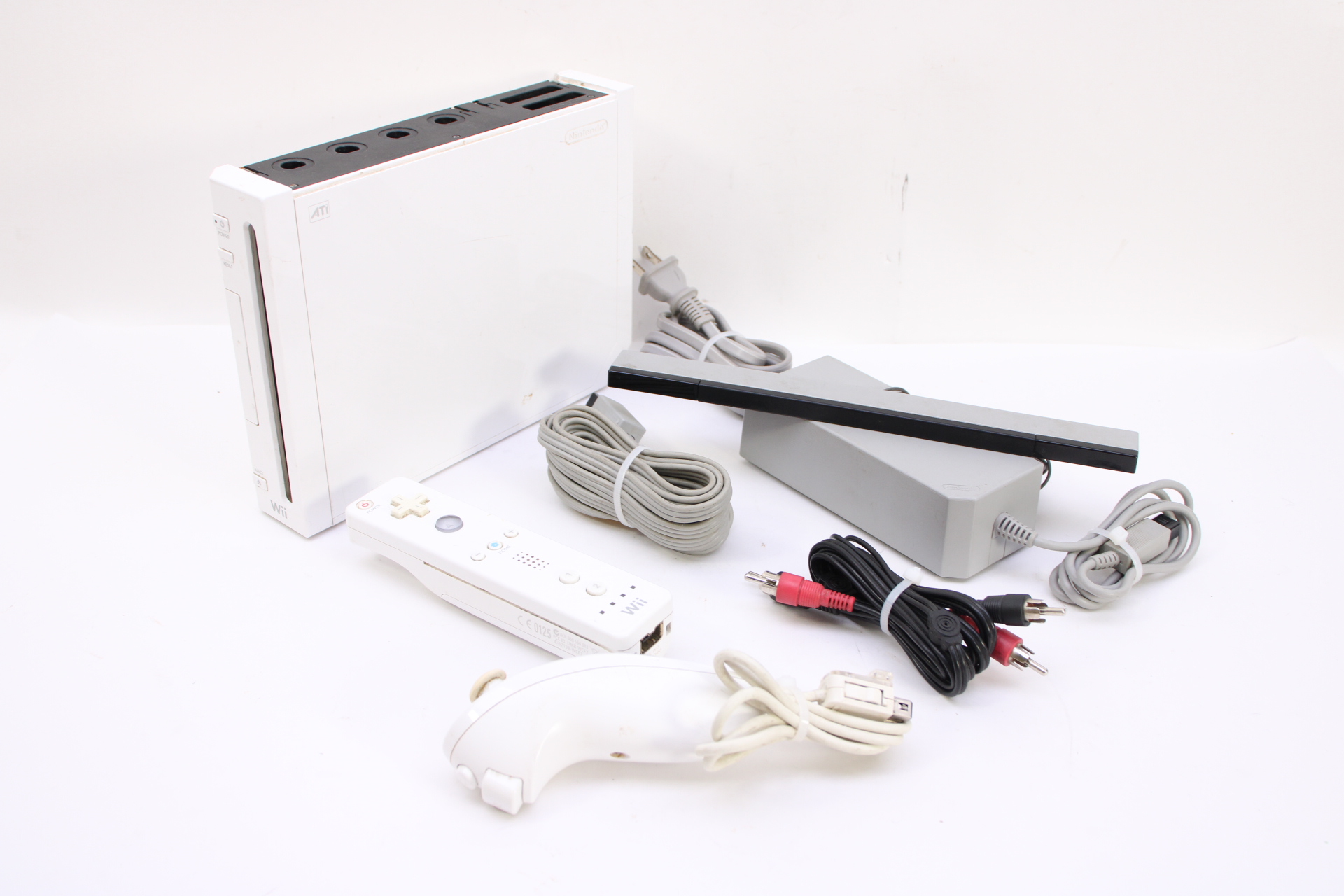 Nintendo Wii RVL-001 512MB White Body Home Video Gaming Console - 8645