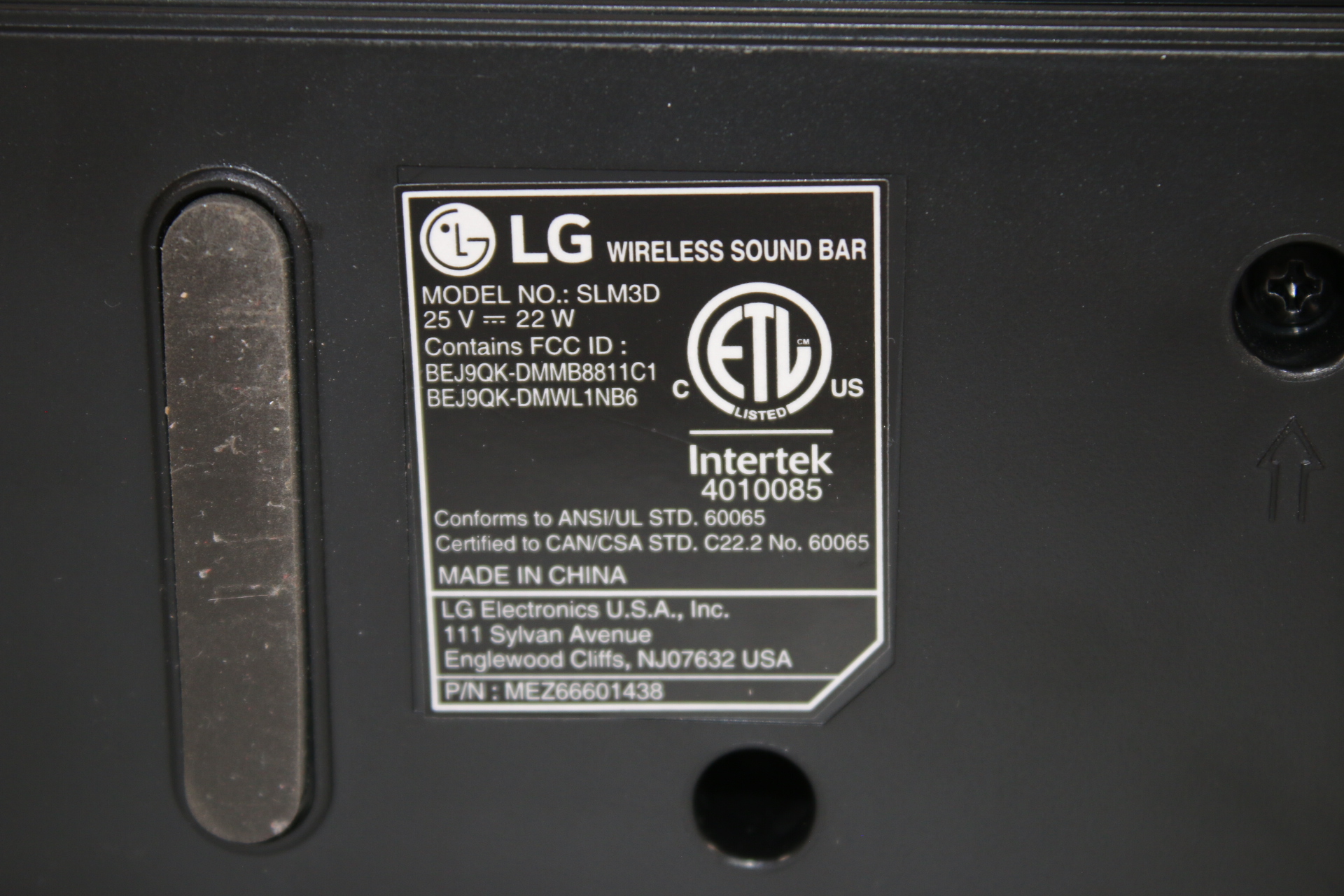 LG SLM3D 2.1 Channel 300W Bluetooth Sound Bar / Wireless Subwoofer SPH4B-W