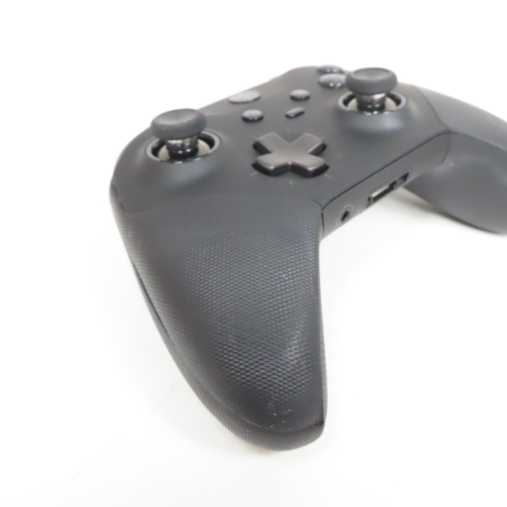 Microsoft 1797 Xbox Elite Series 2 Pro Controller for Xbox/PC - Black ...