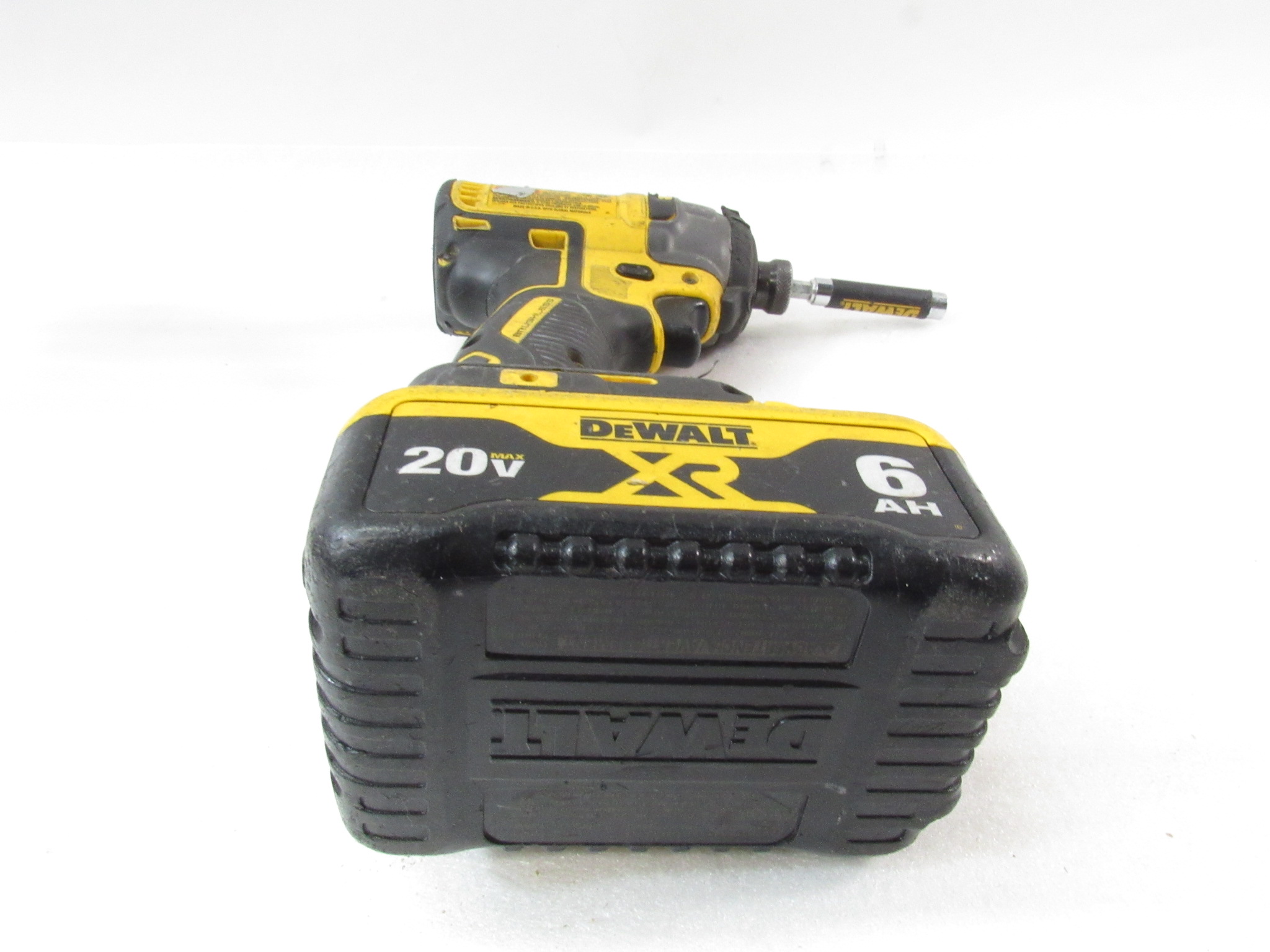 DeWalt DCF887 20-Volt MAX XR Cordless Brushless 3-Speed 1/4 in. Impact ...