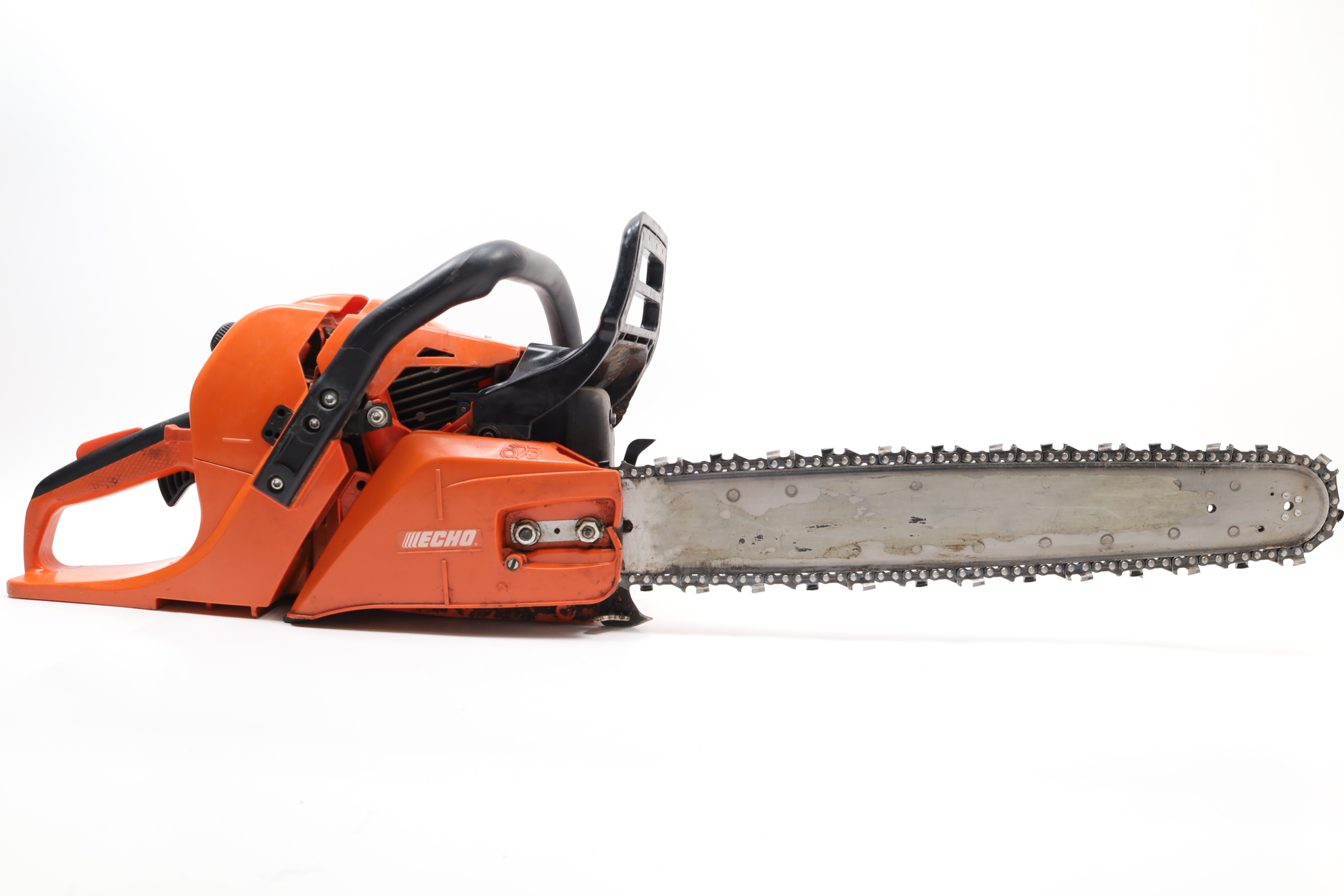 Echo Timber Wolf CS-590 20" 59.8cc Gas-Powered 2-Stroke Cycle Chainsaw