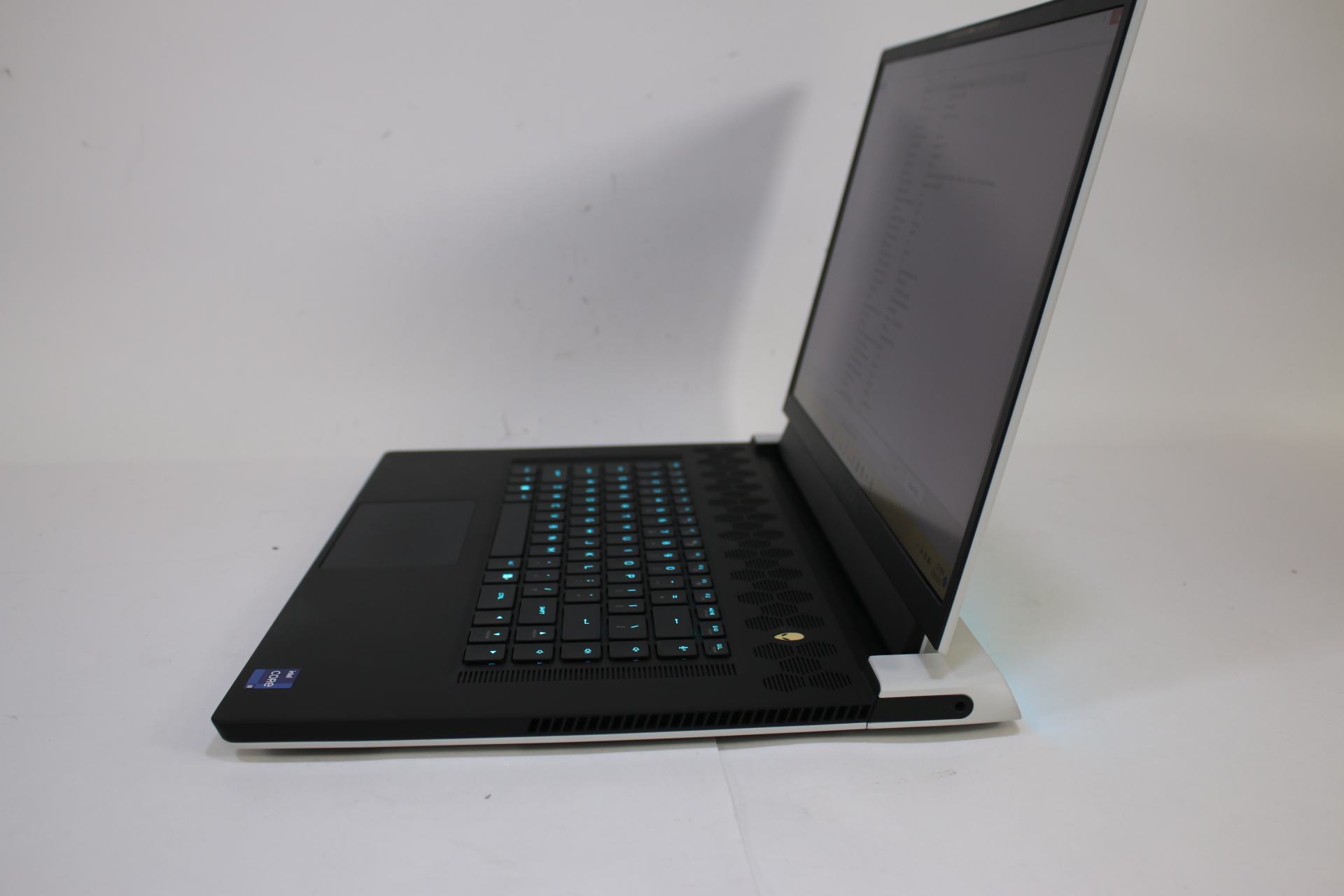 Alienware x17 R2 P48E Core i9-12900H 2.5Ghz RTX 3060 32GB RAM 1TB SSD 17.3"