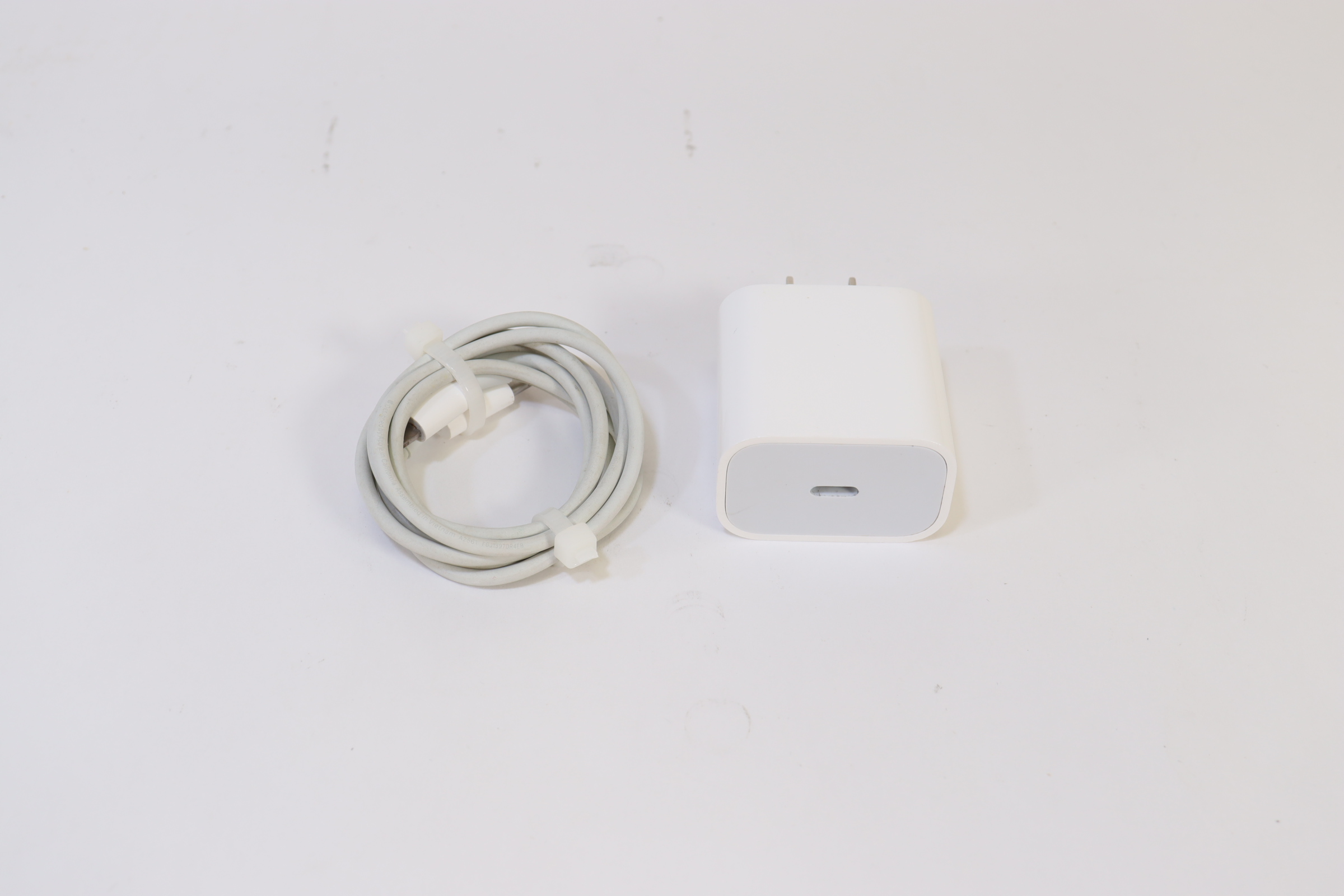 Apple iPad MK2K3LL/A A2602 10.2" 9th Gen (Wi-Fi Only) 64GB Storage Tablet