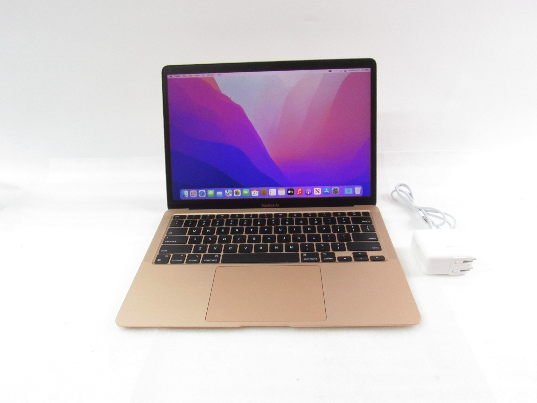 Apple MacBook Air 2020 MGN63LL/A M1 3.2GHz 8GB RAM 256GB SSD 13.3"