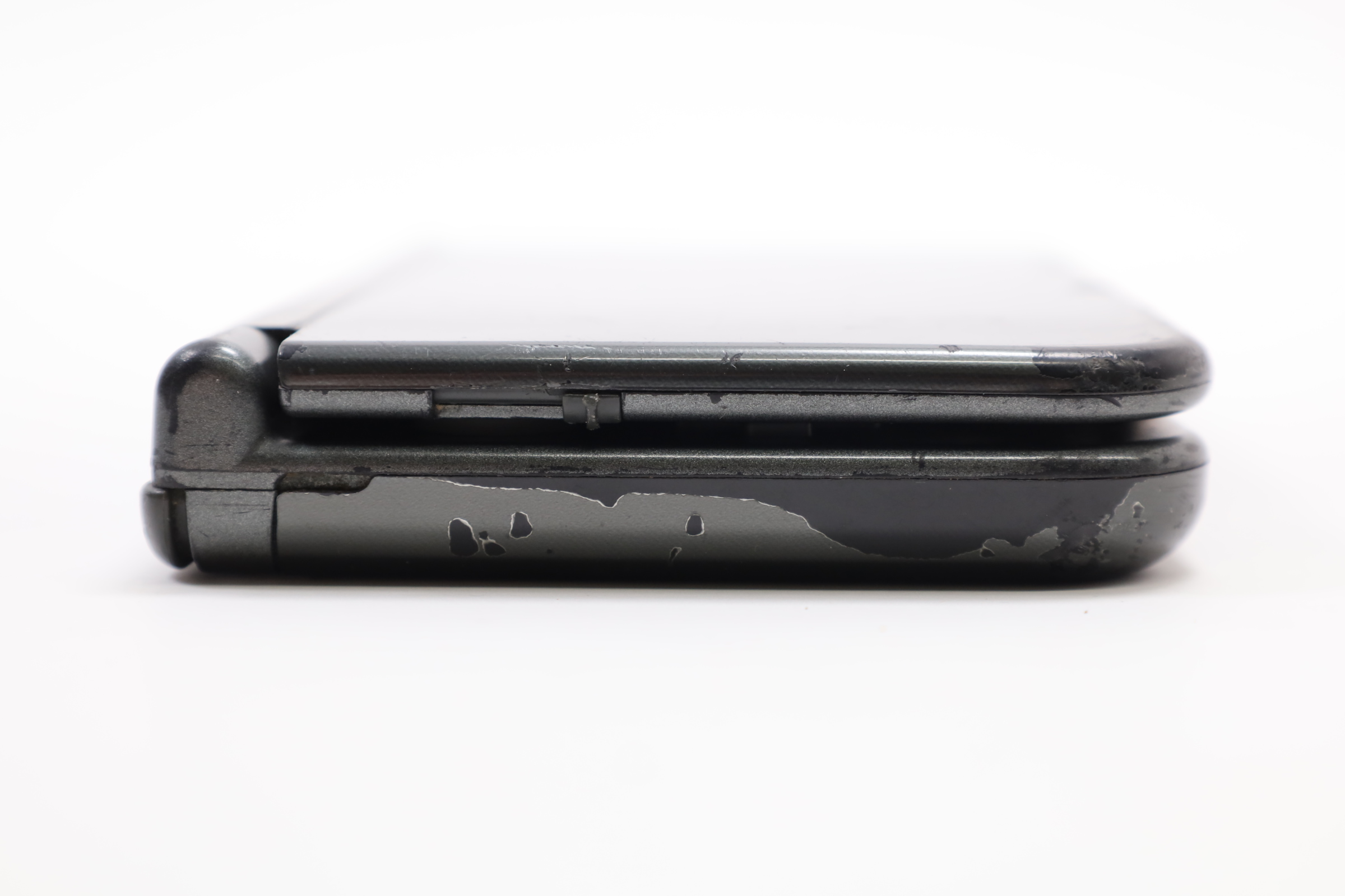 Nintendo New 3DS XL RED-001 3D Portable Gaming System - Gray (9477)