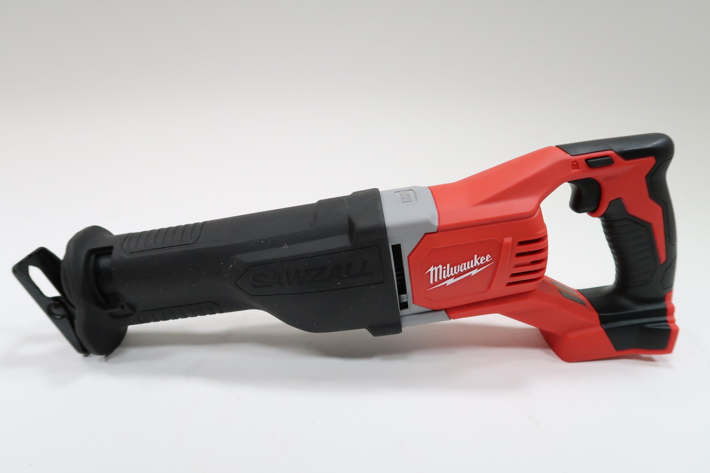 Milwaukee 2621-20 M18 18V Lithium-Ion Cordless SAWZALL Reciprocating ...