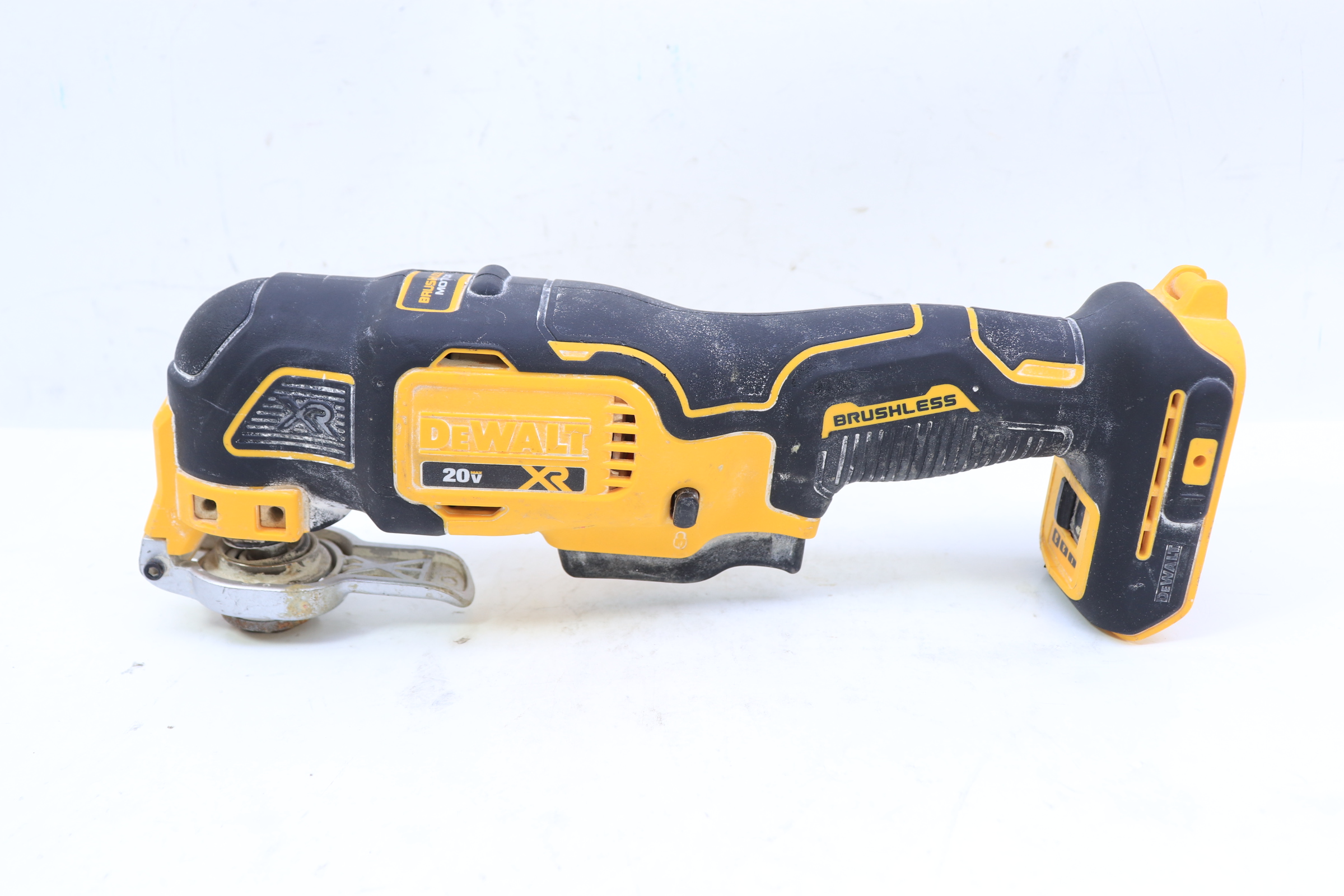 DEWALT DCS356 20-Volt MAX Brushless Lithium-Ion 3-Speed Oscillating ...