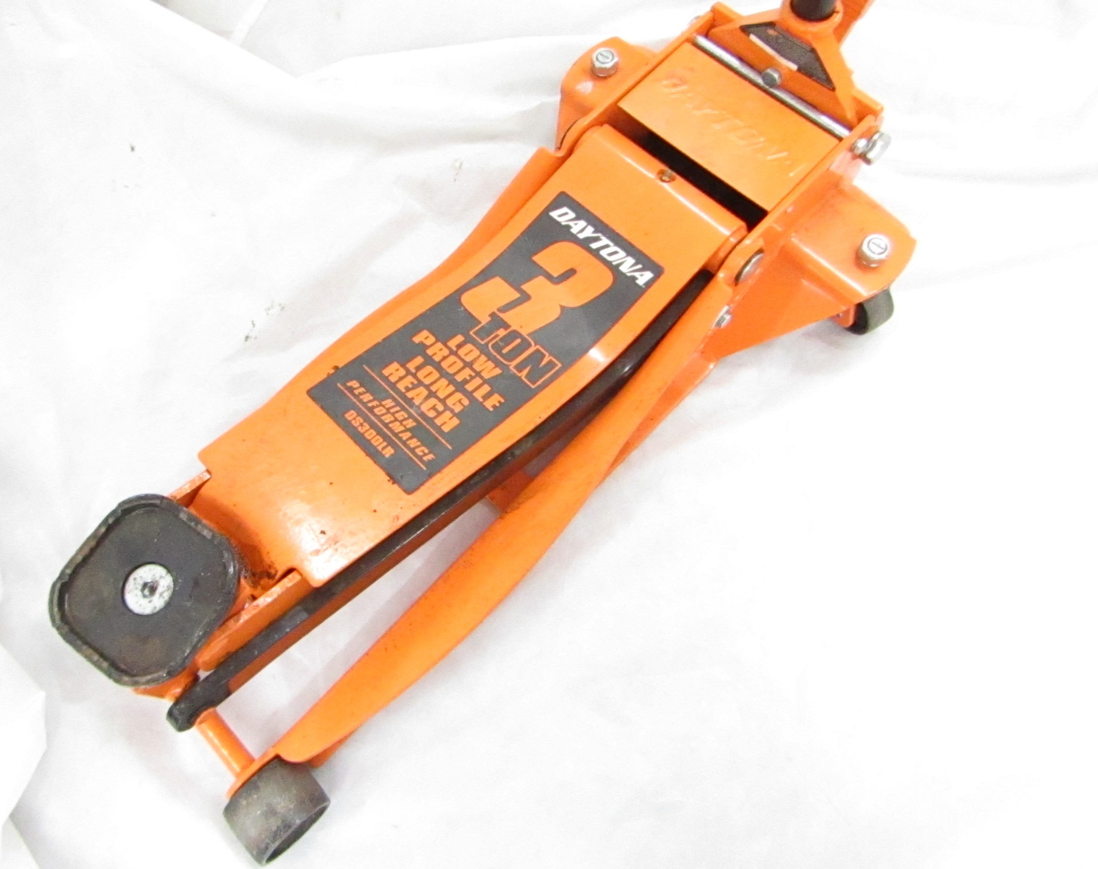 Daytona 3 Ton Long Reach High Performance Jack DS300LR - Local Pickup Only