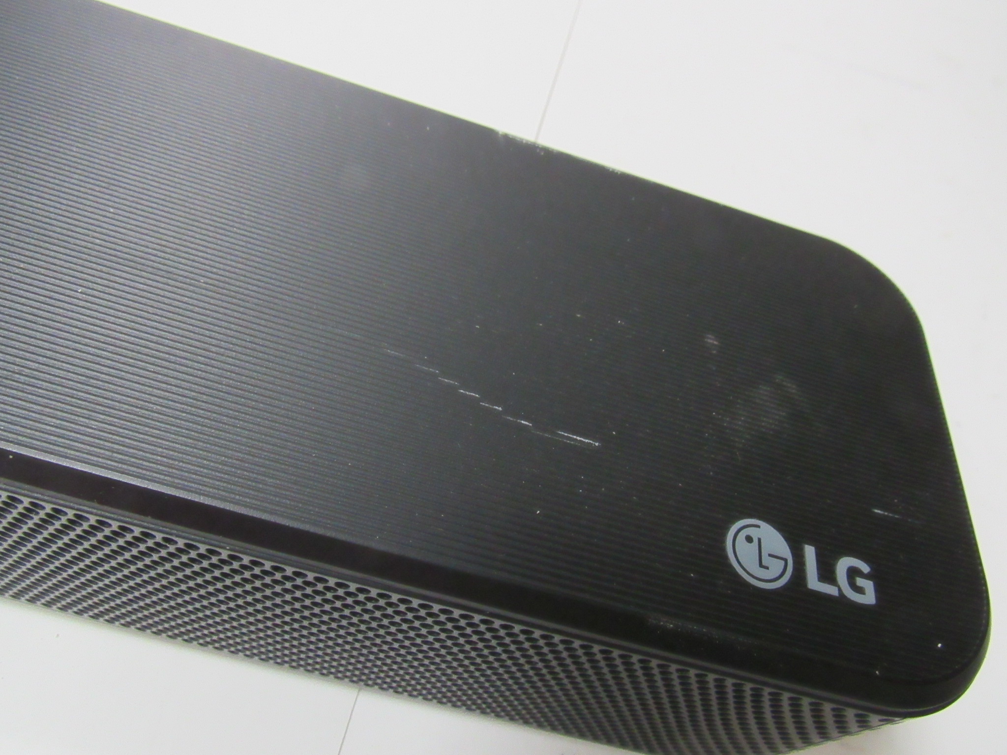 LG SL4Y 2.1 Channel Soundbar/Subwoofer Home Audio Set Black Local ...