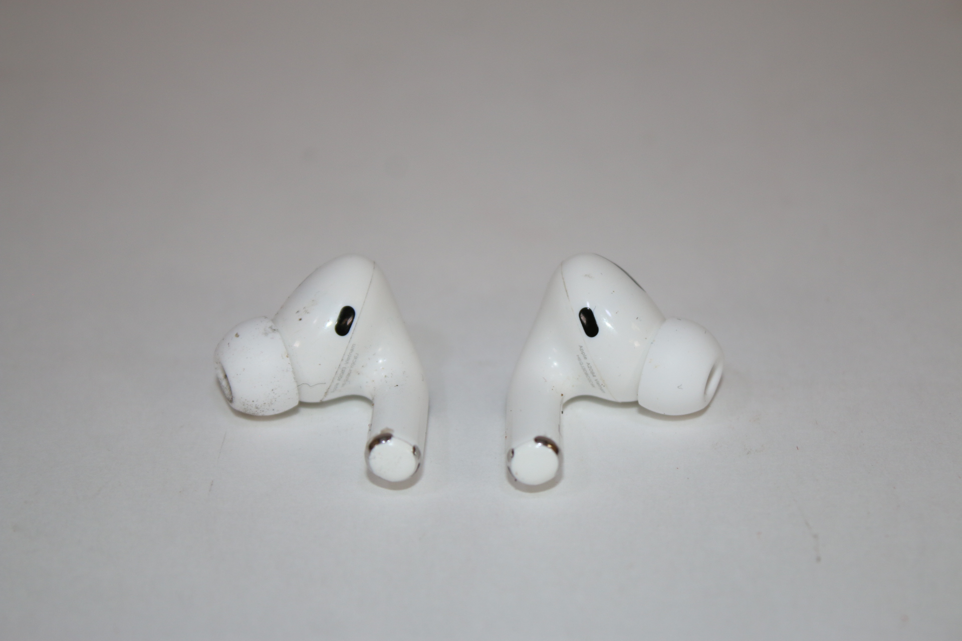 Apple A2083 & A2084 AirPods Pro 2nd Gen Noise Canceling Bluetooth ...