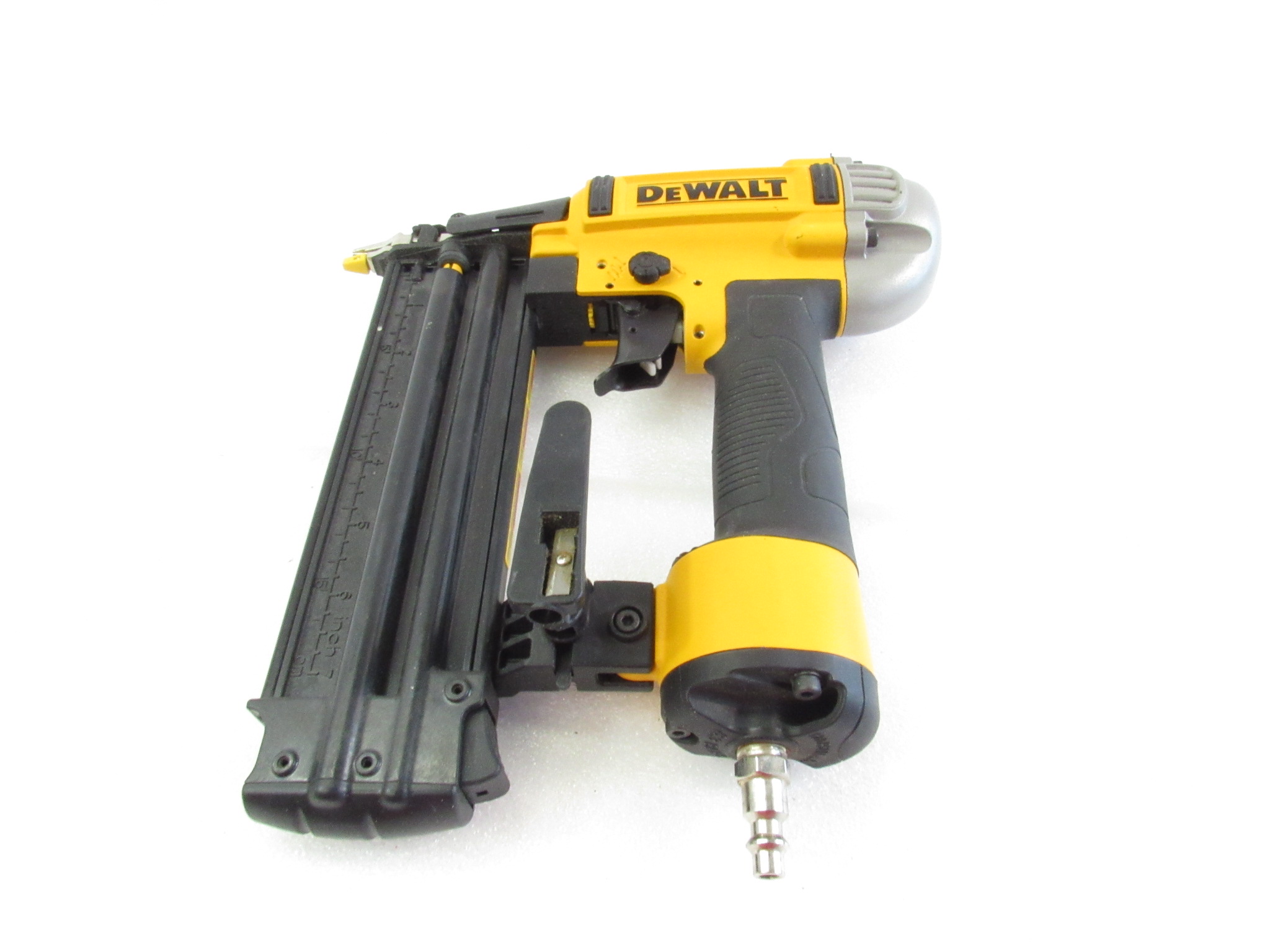 DeWalt DWFP12233 18-Gauge Pneumatic Corded Brad Nailer Nail Gun 5/8"-2-1/8"