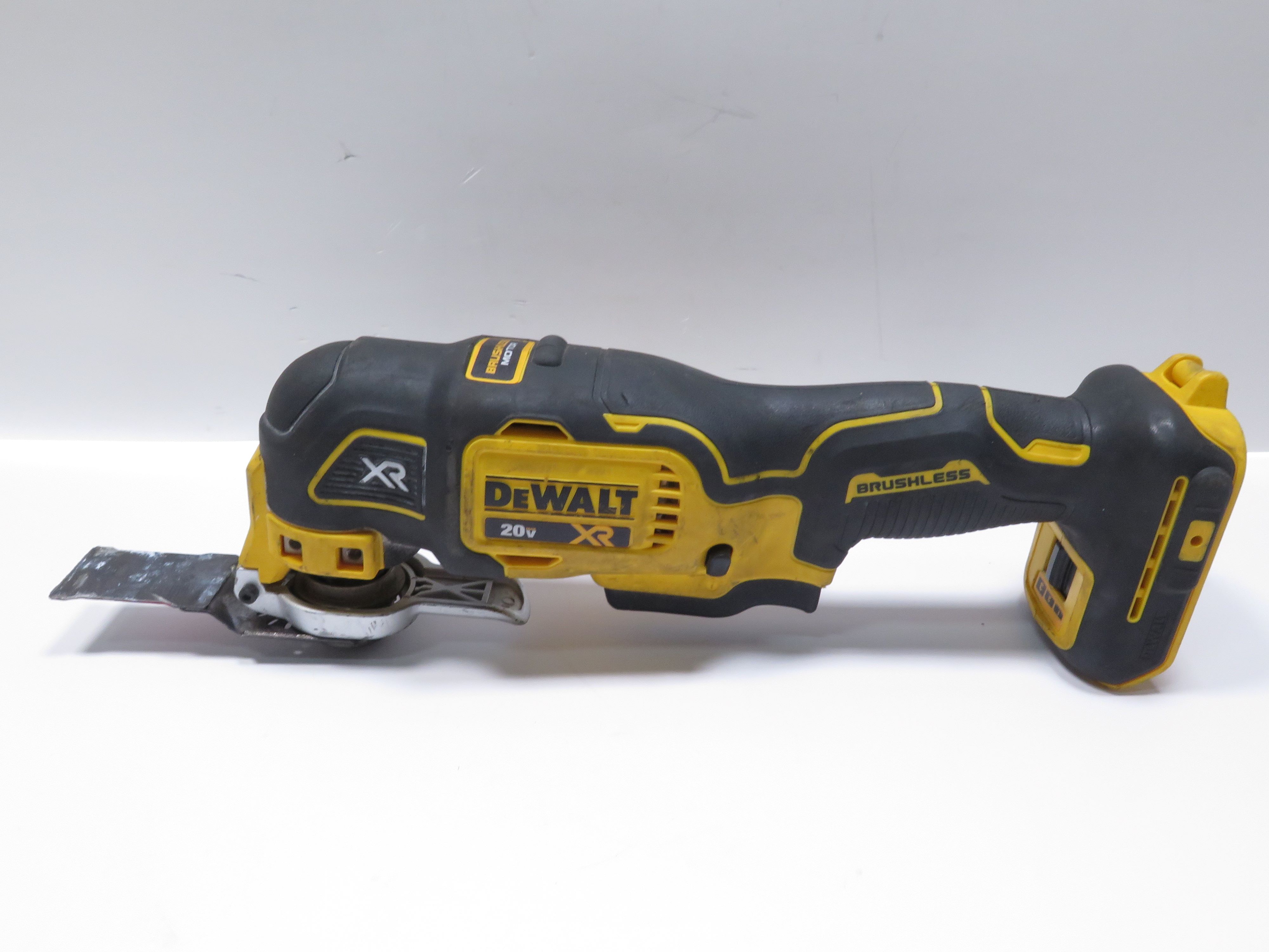 DeWalt DCS356 20V MAX XR Cordless Brushless 3-Speed Oscillating Multi ...