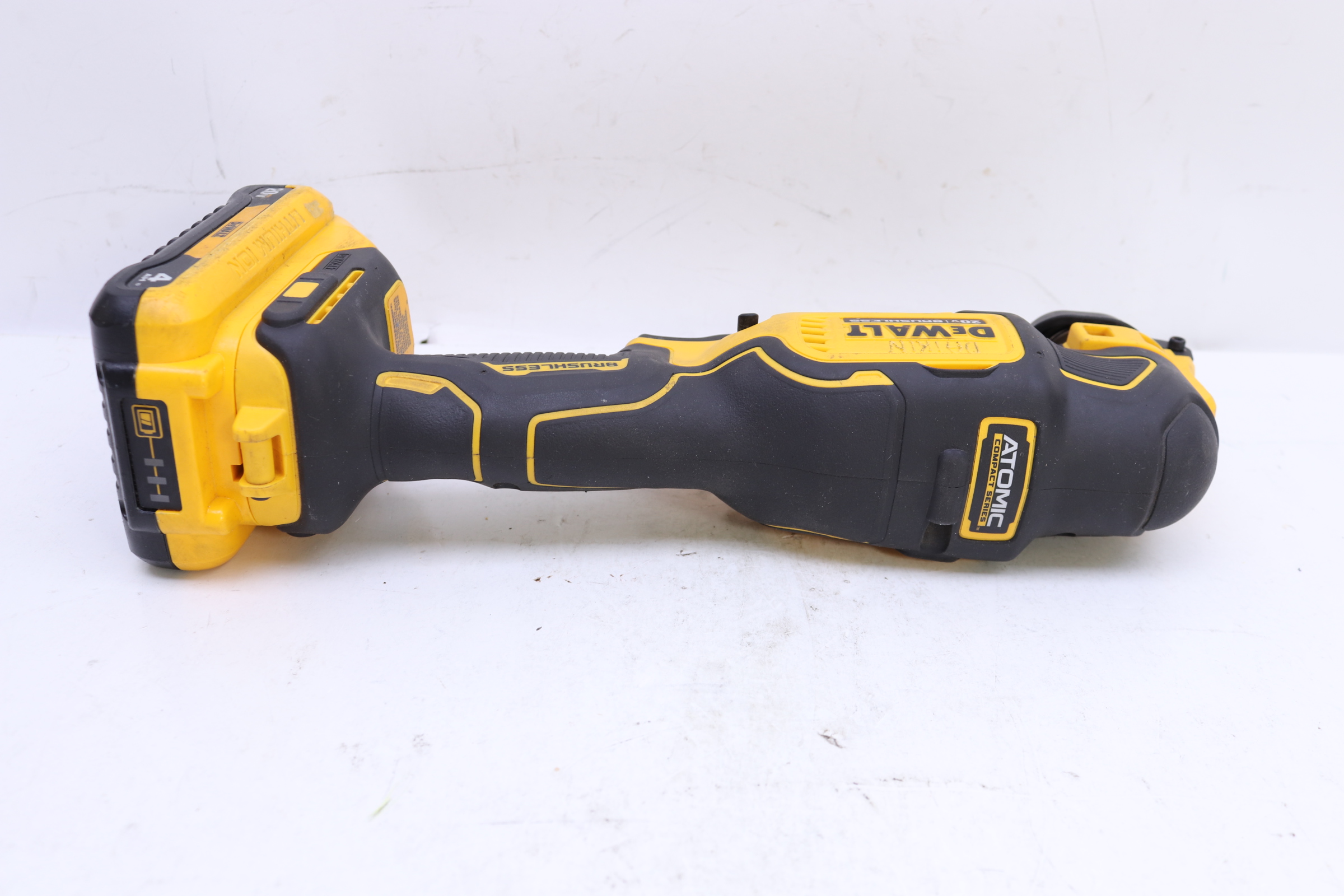 DeWalt DCS354 ATOMIC 20V MAX Cordless Brushless Oscillating Multi-Tool