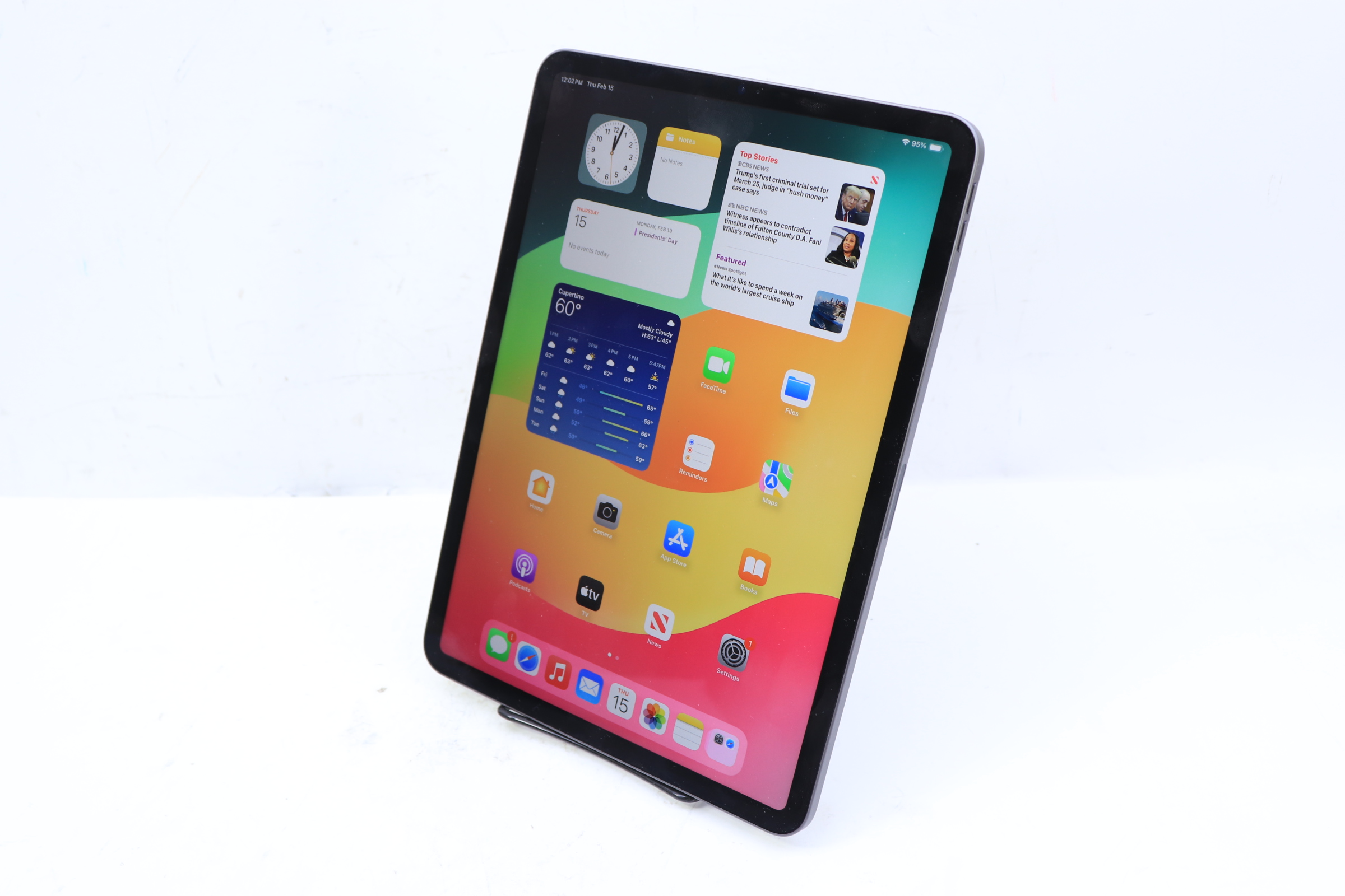 Apple iPad Pro MHQR3LL/A 3rd Gen 128GB Storage WiFi-Only Touchscreen Tablet