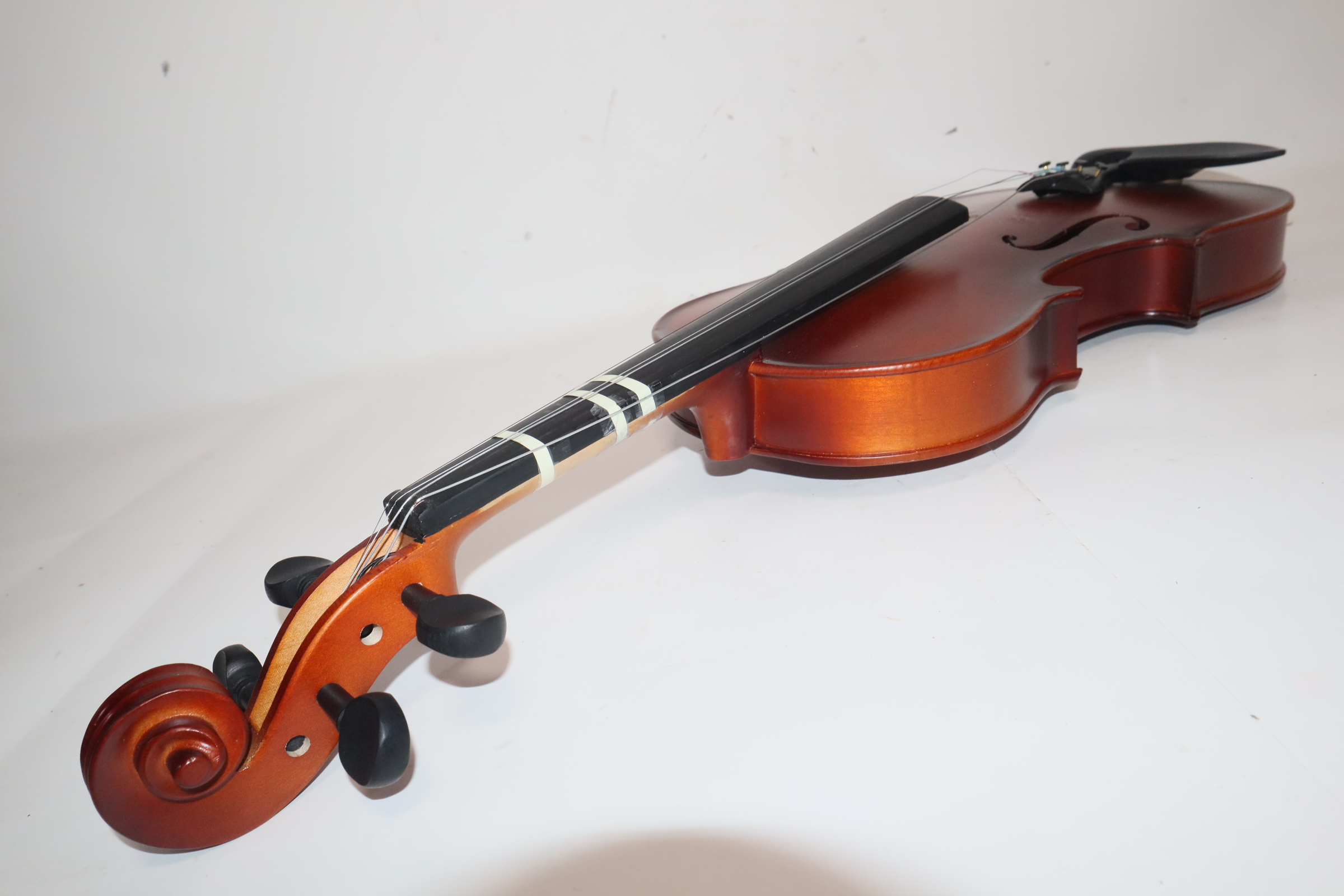 Mendini By Cecilio MV300 4/4 Satin Antique Student Violin 0483 & Bow & Case