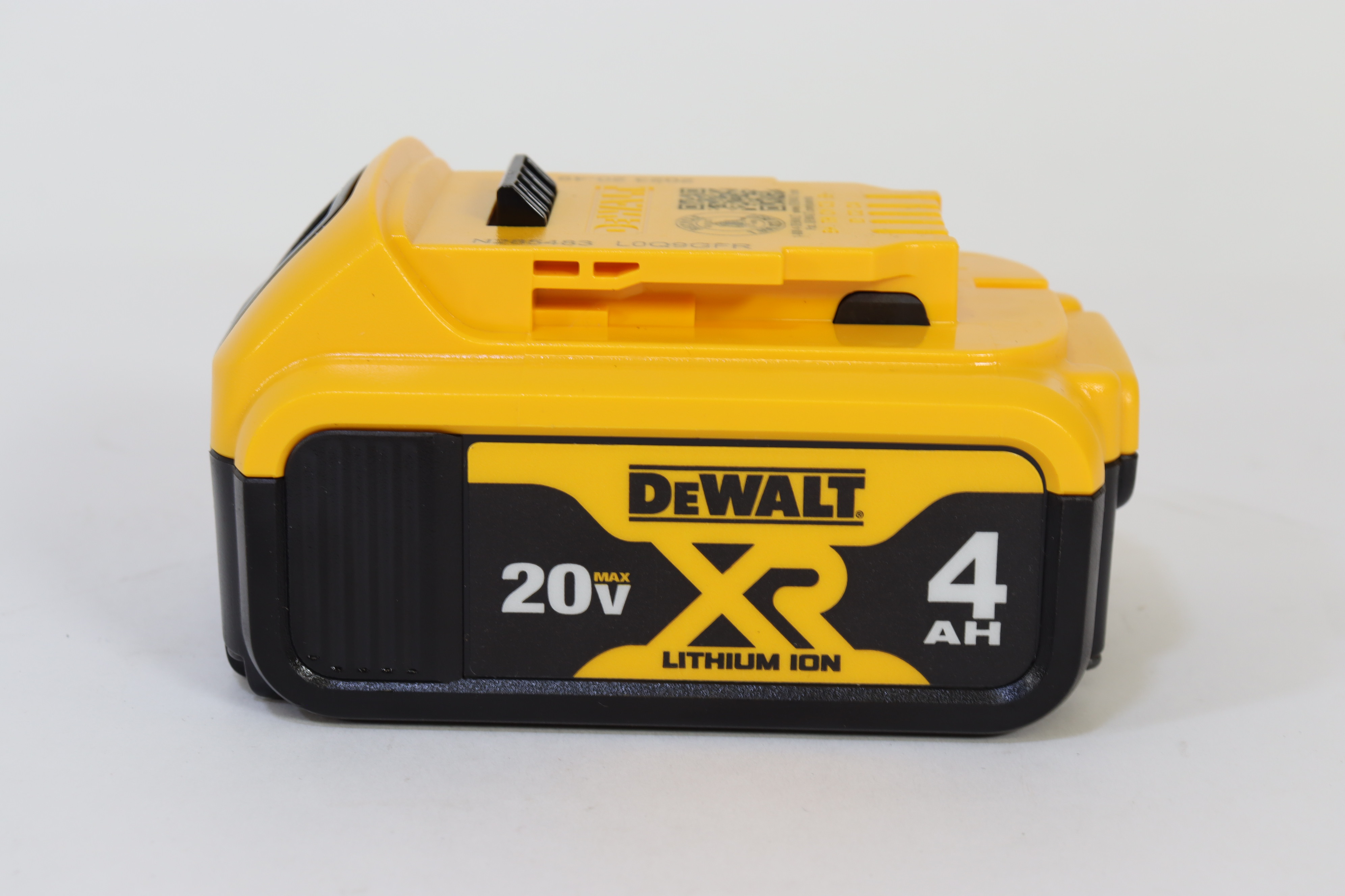 DEWALT DCB204 20-Volt MAX XR Premium Lithium-Ion 4.0Ah Battery Pack