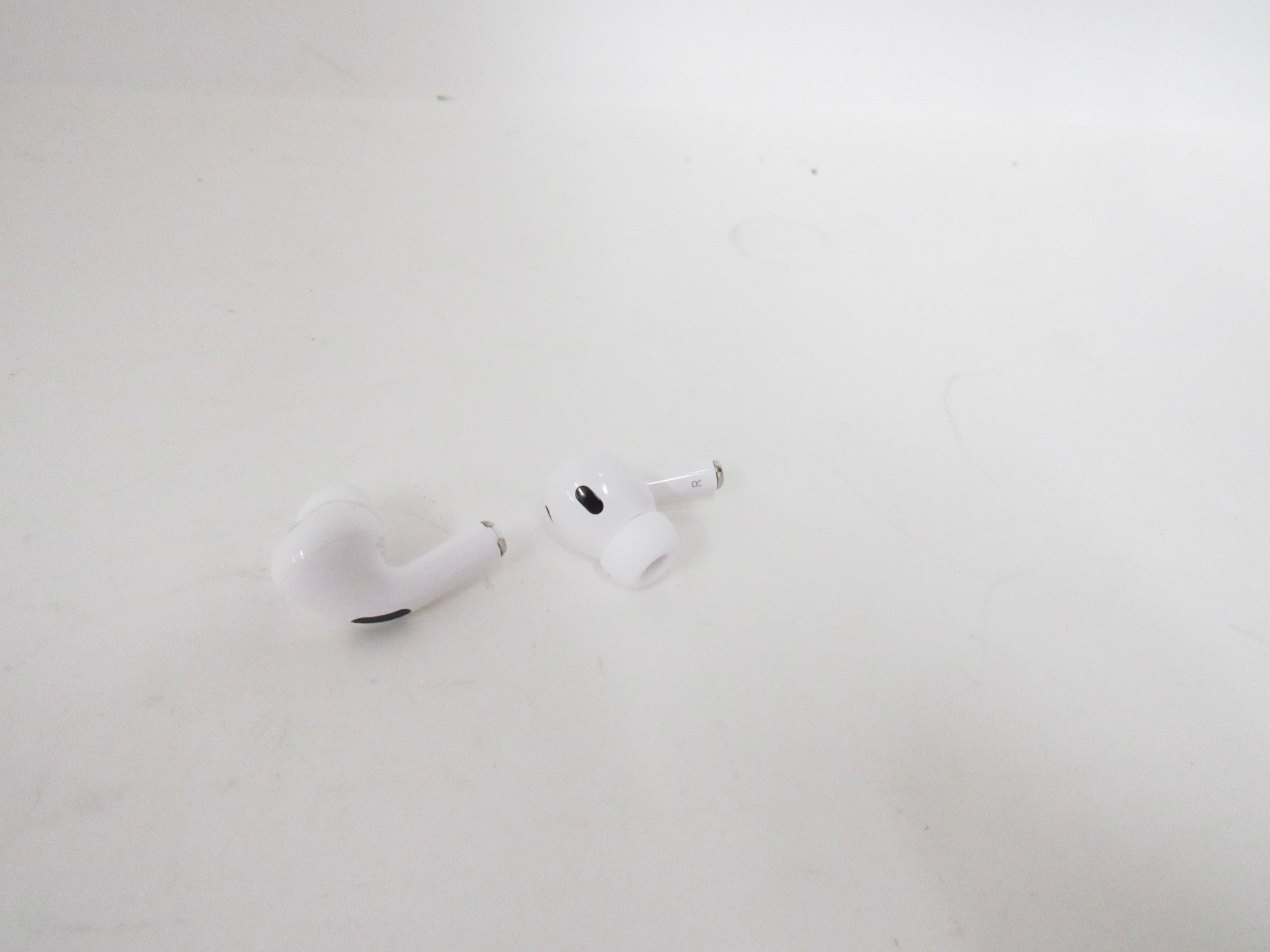 Apple AirPods 2nd Generation MQD83AM/A A2698 Wireless Earbuds