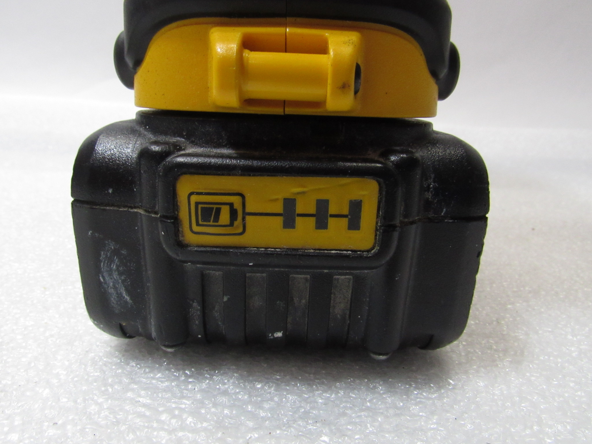 DeWalt DCL043 20V MAX Jobsite LED Spotlight