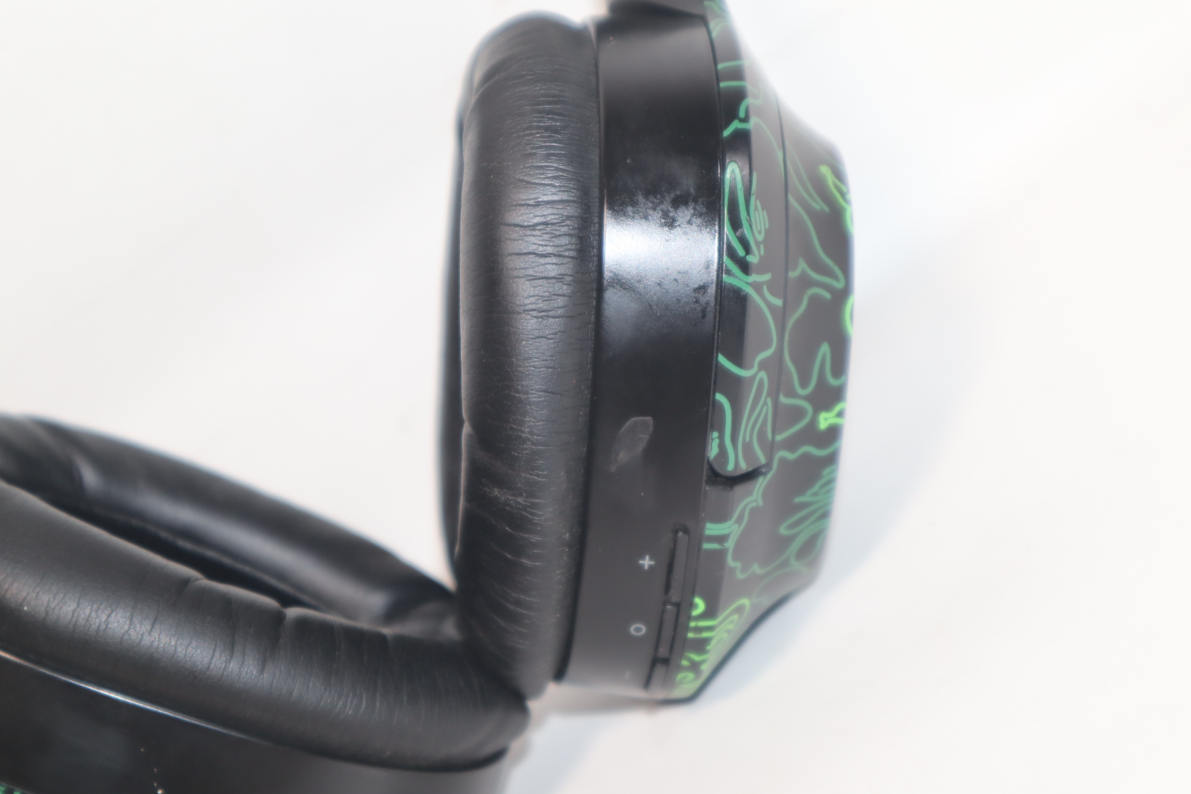 Razer x A Bathing Ape Opus RZ04-024901 THX Noise Cancelling Bluetooth ...