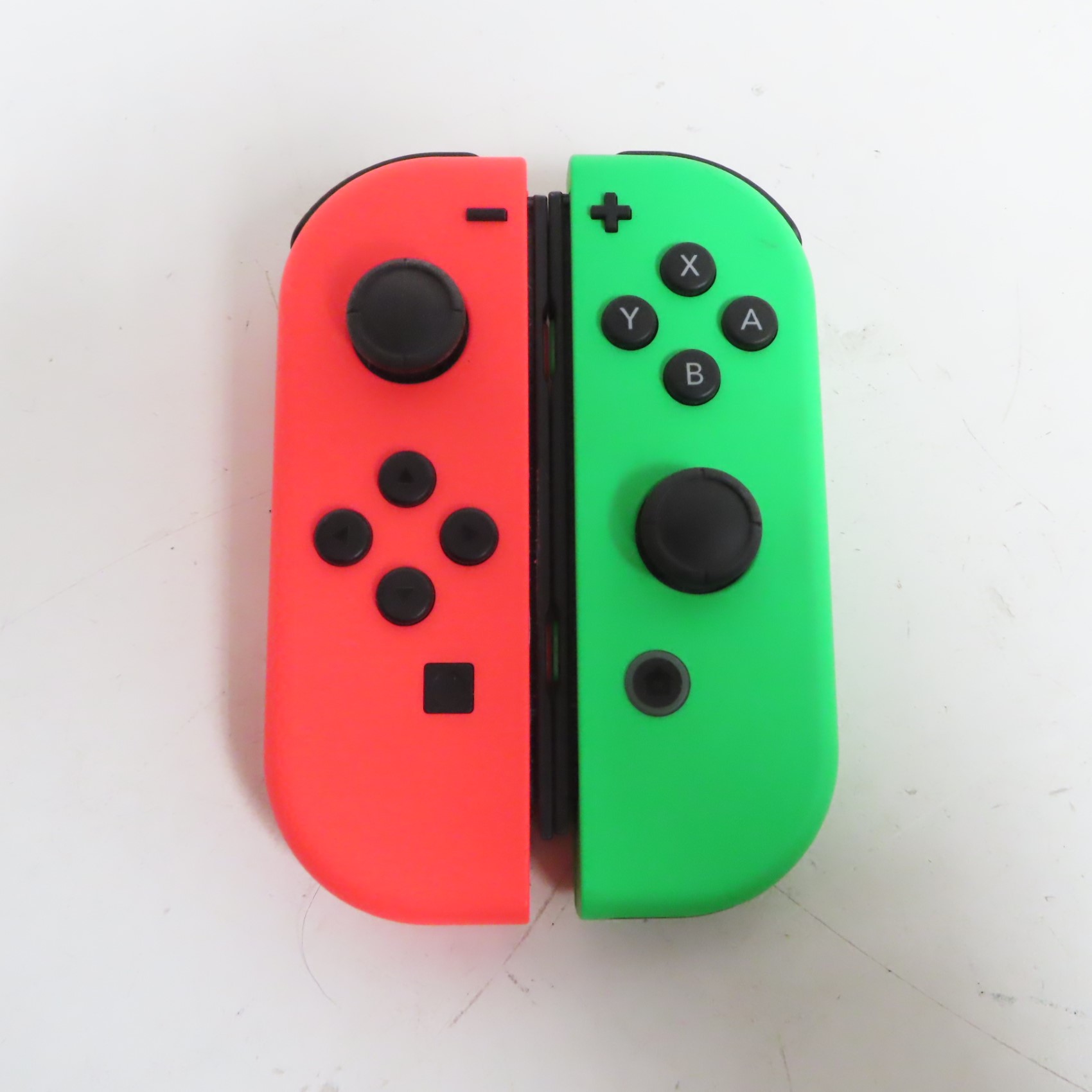 Nintendo HAC-001(-01) Switch 32GB Video Game Console - Red/Green ...