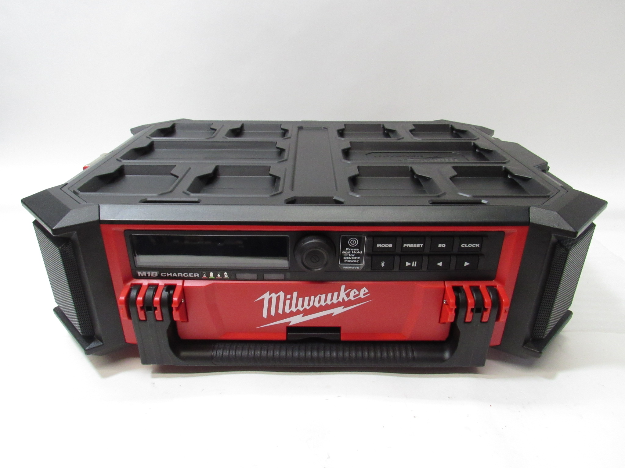 Milwaukee 2950-20 M18 Li-Ion Cordless Built-In Charger PACKOUT Radio ...