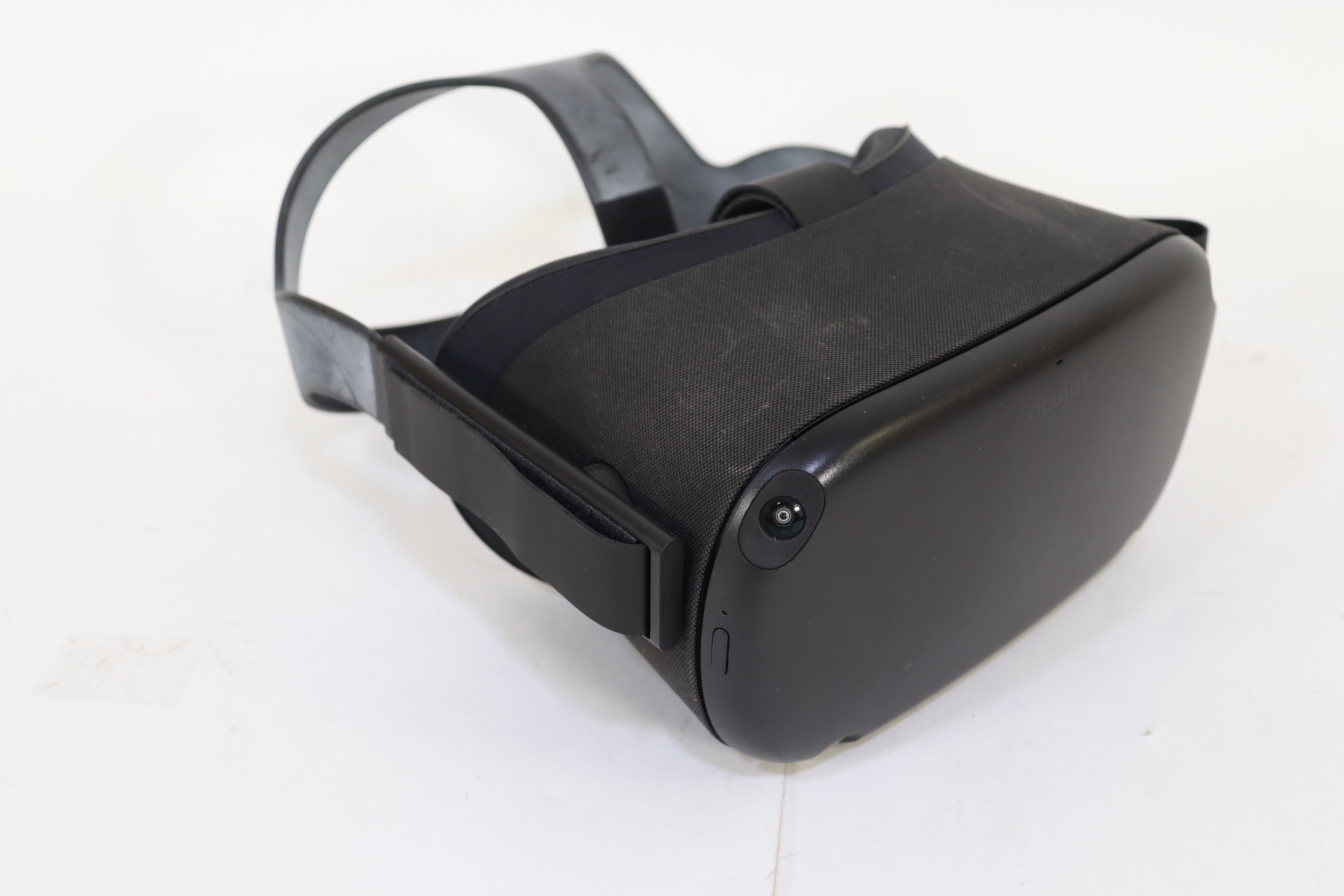 Oculus/Meta 301-00170-01 Quest 1 All-In-One 64GB Virtual Reality Gaming Headset