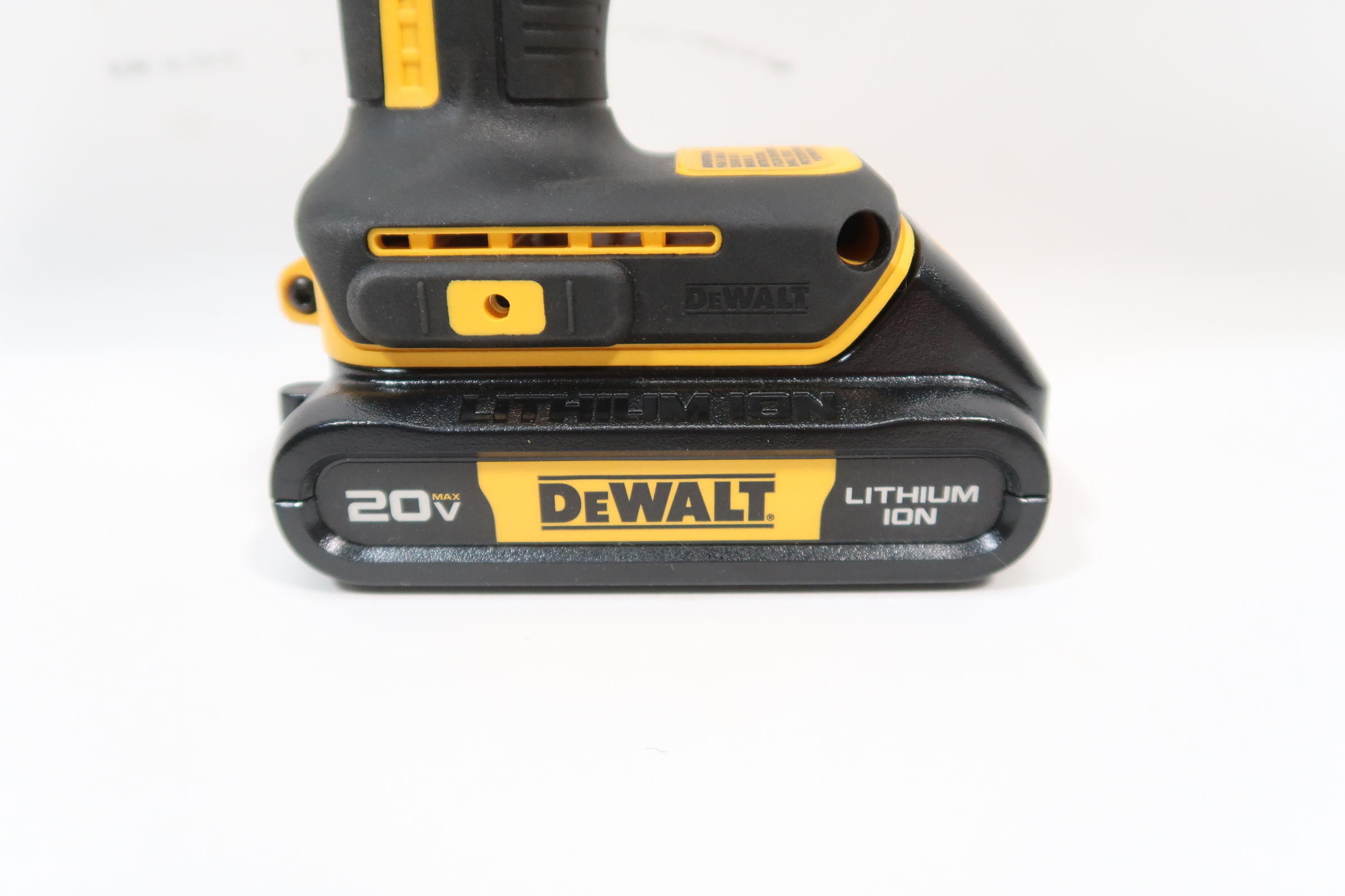 DeWalt DCD777 20-Volt MAX Lithium-Ion Cordless 1/2 in. Drill/Driver
