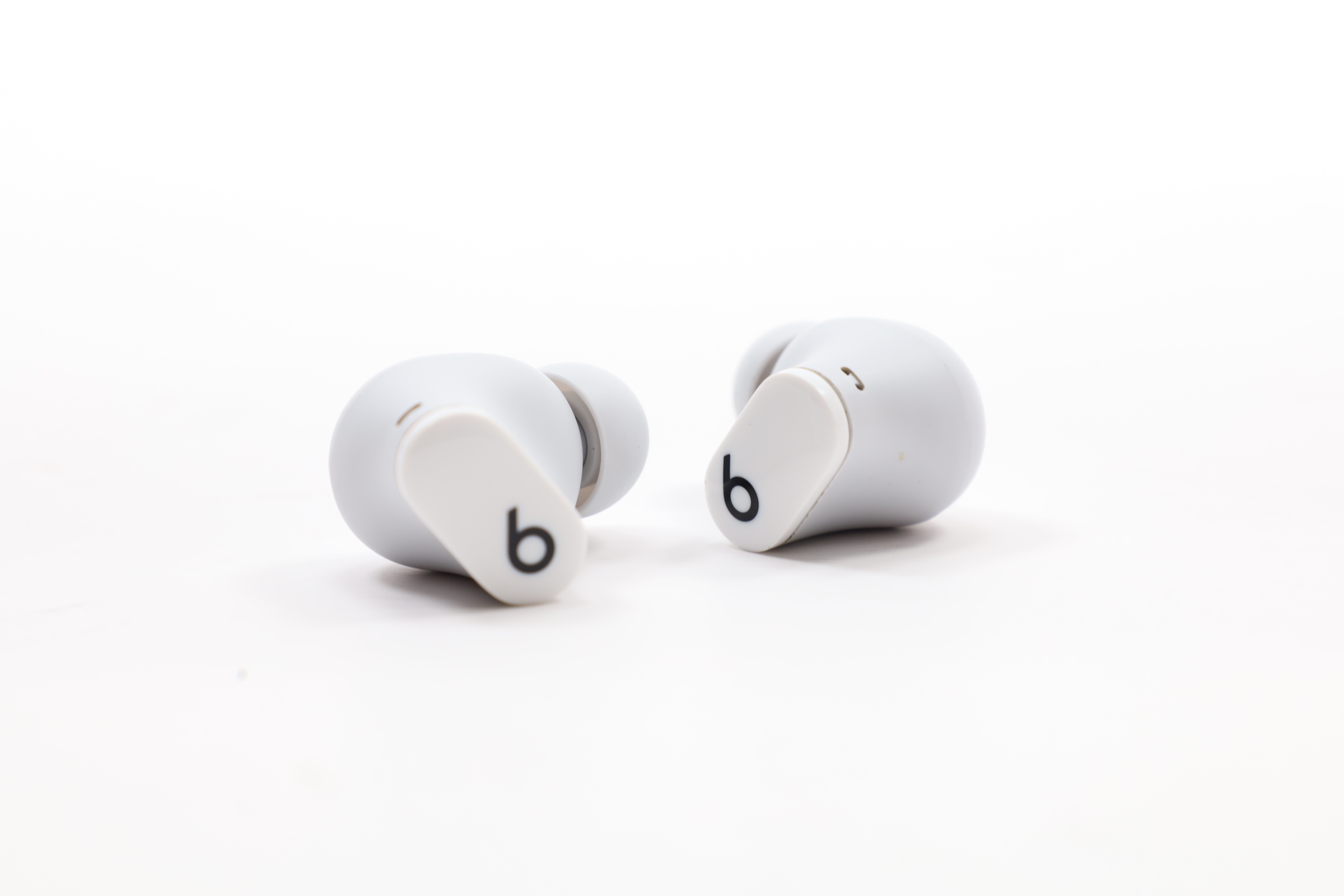 Beats by Dr. Dre Studio Buds Totally Wireless Noise Cancelling Earbuds ...