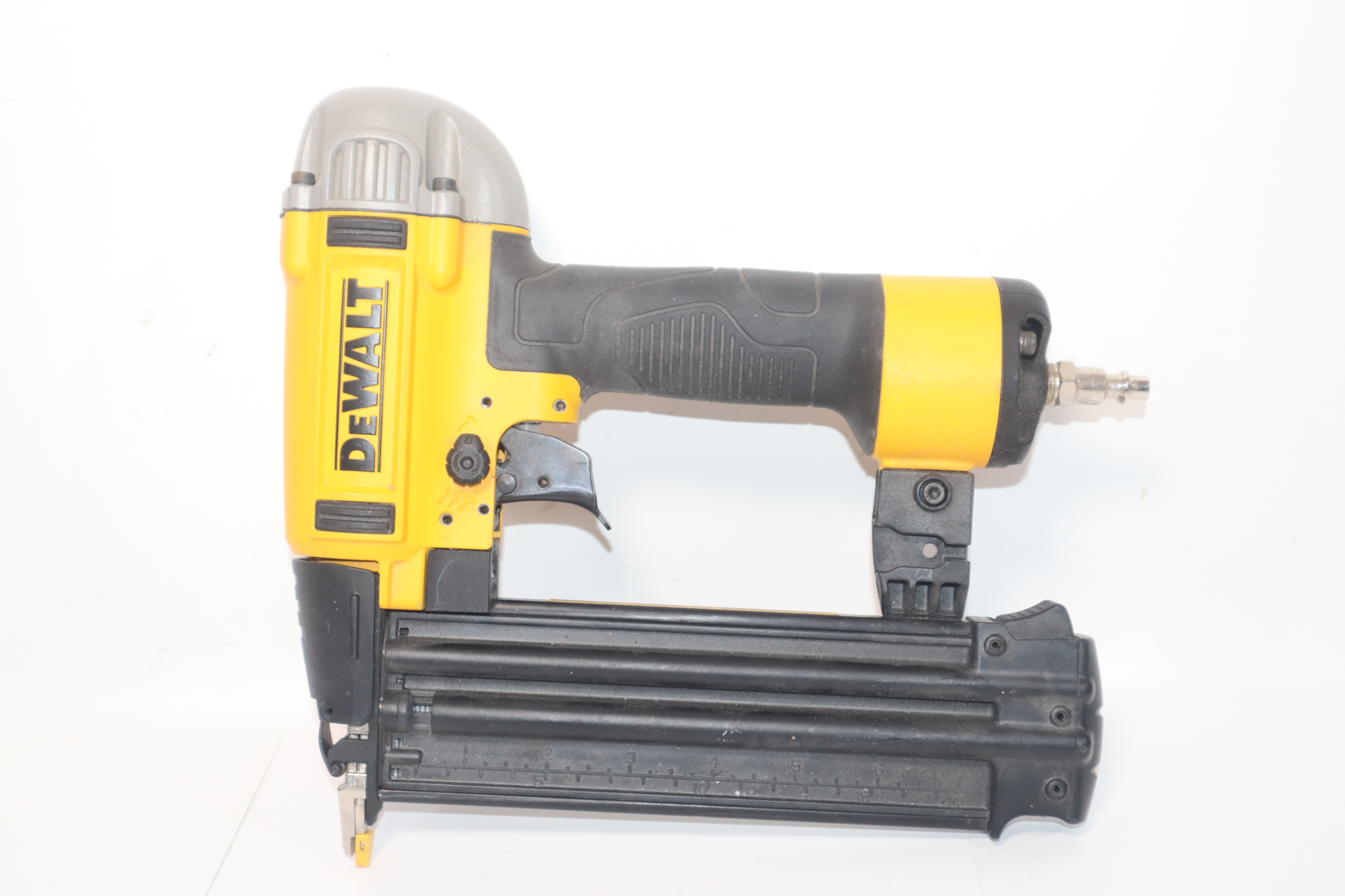 DeWalt DWFP12233 Pneumatic 18 Gauge Precision Point Brad Nailer 7378