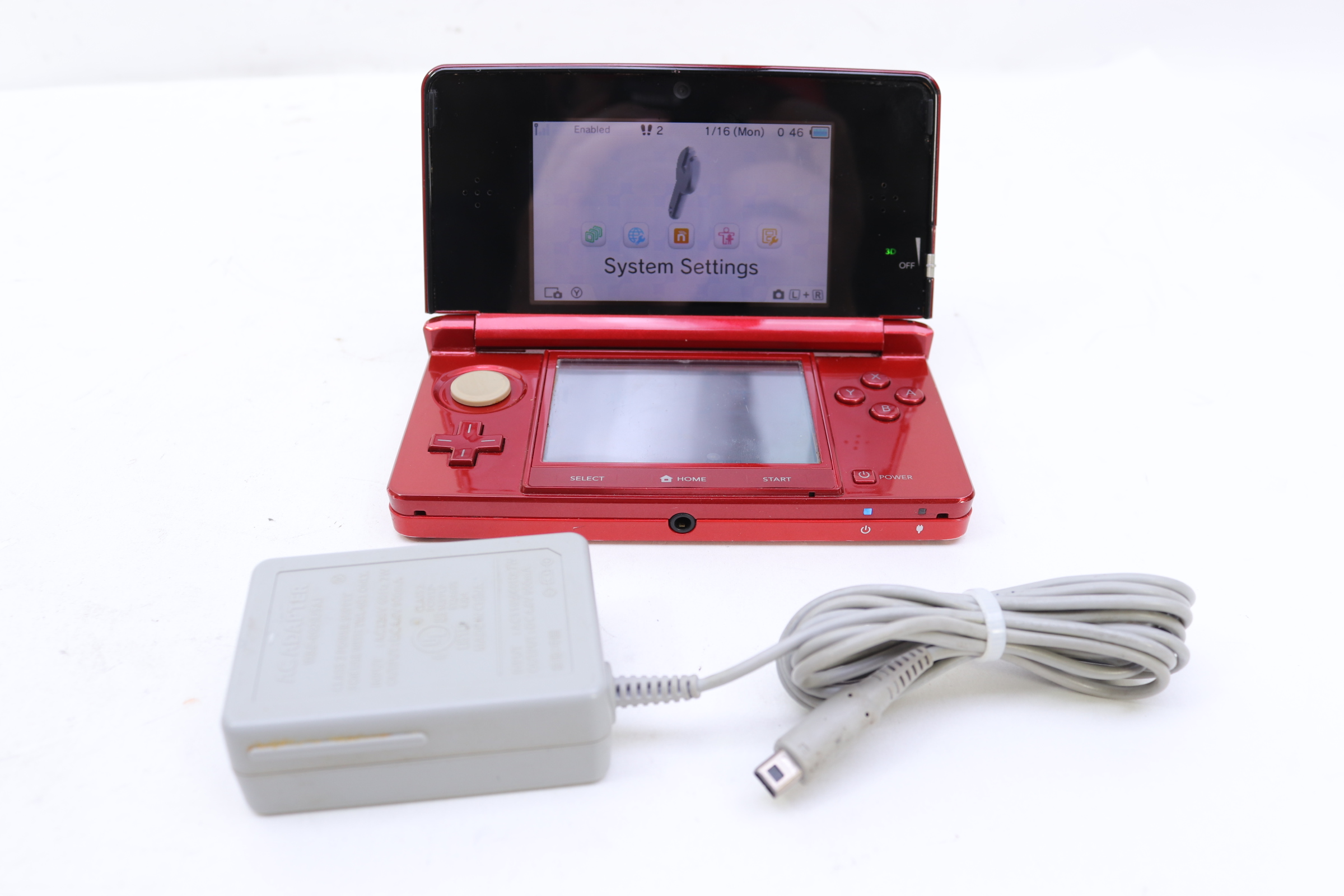 Nintendo CTR-001 3D Dual Screen Handheld Portable 3DS