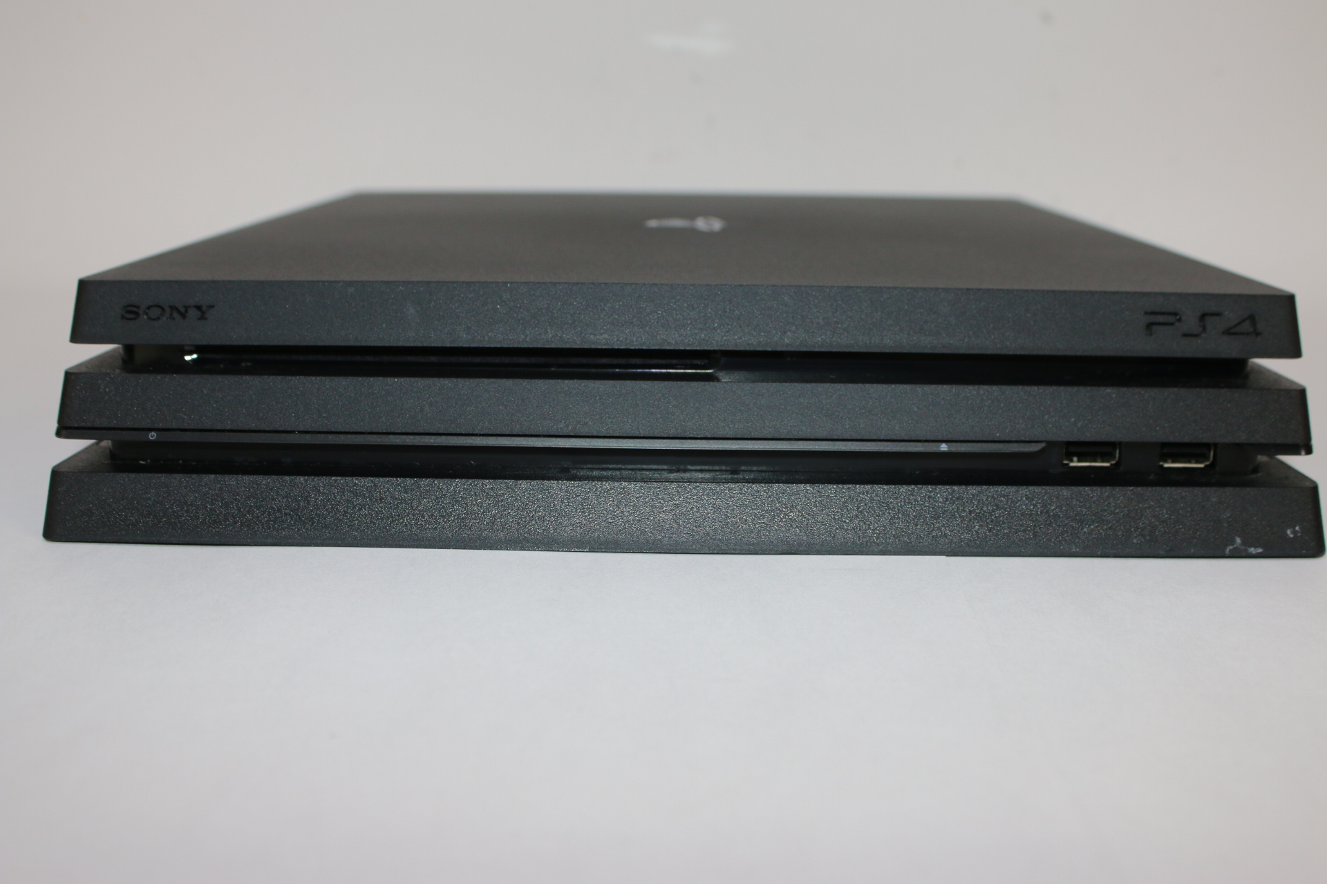 Sony CUH-7215B PlayStation 4 Pro 1TB Black Home Video Gaming Console 9550