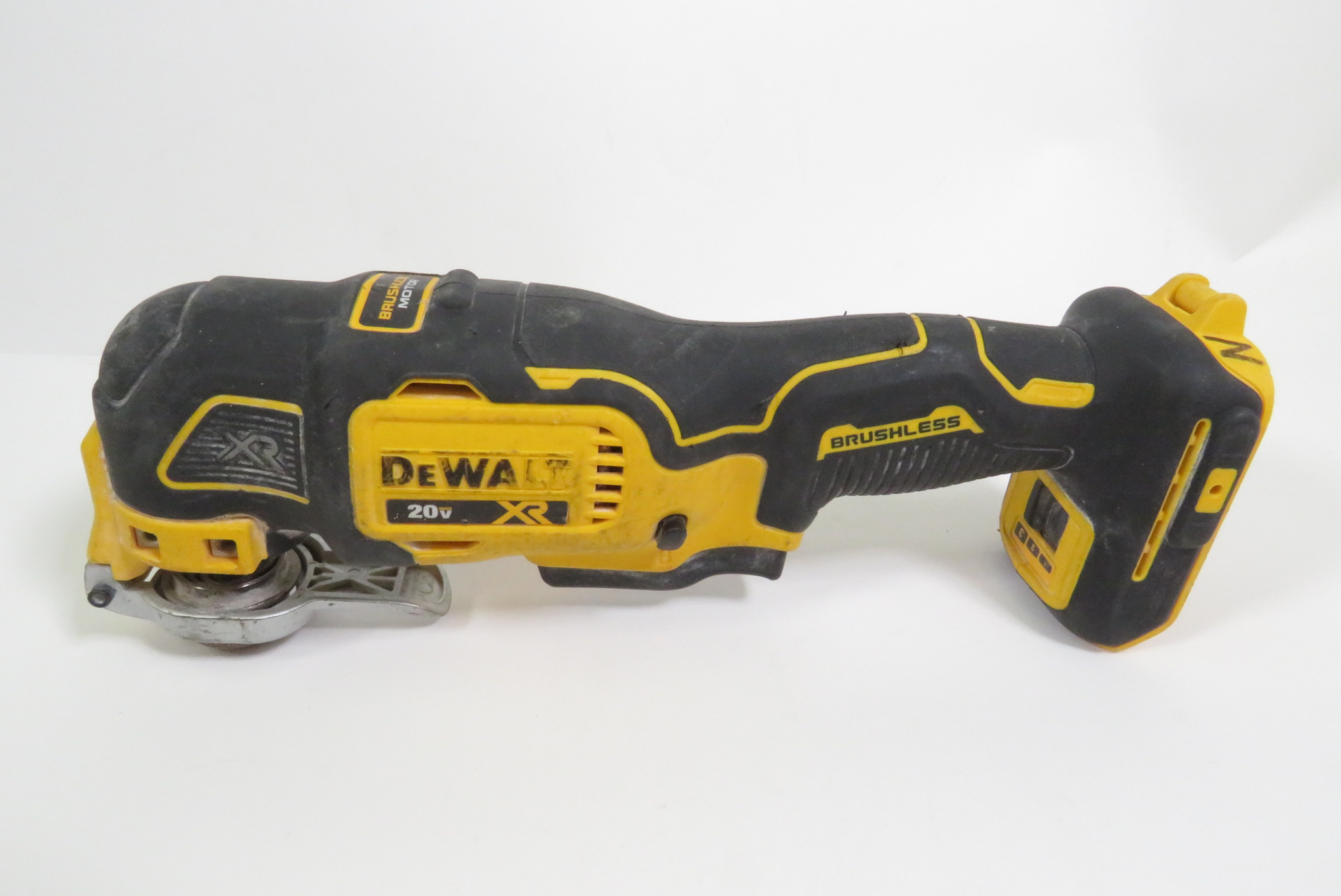 DeWalt DCS356 20-Volt MAX Brushless Lithium-Ion 3-Speed Oscillating ...