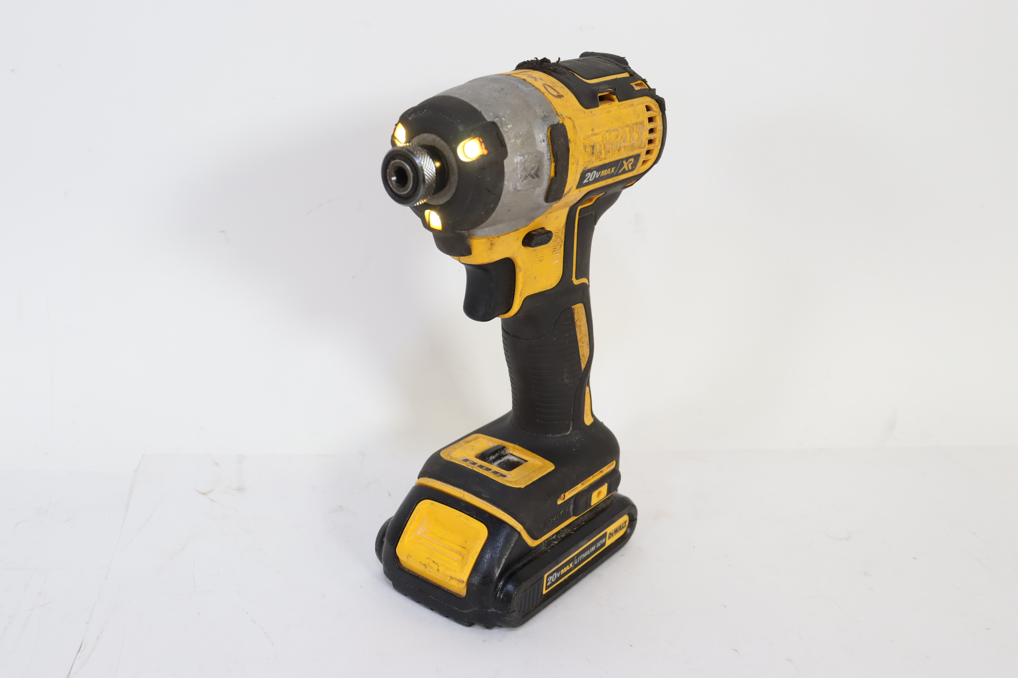 DeWalt DCF887 20V MAX XR Brushless 3-Speed 1/4" Cordless Impact Driver