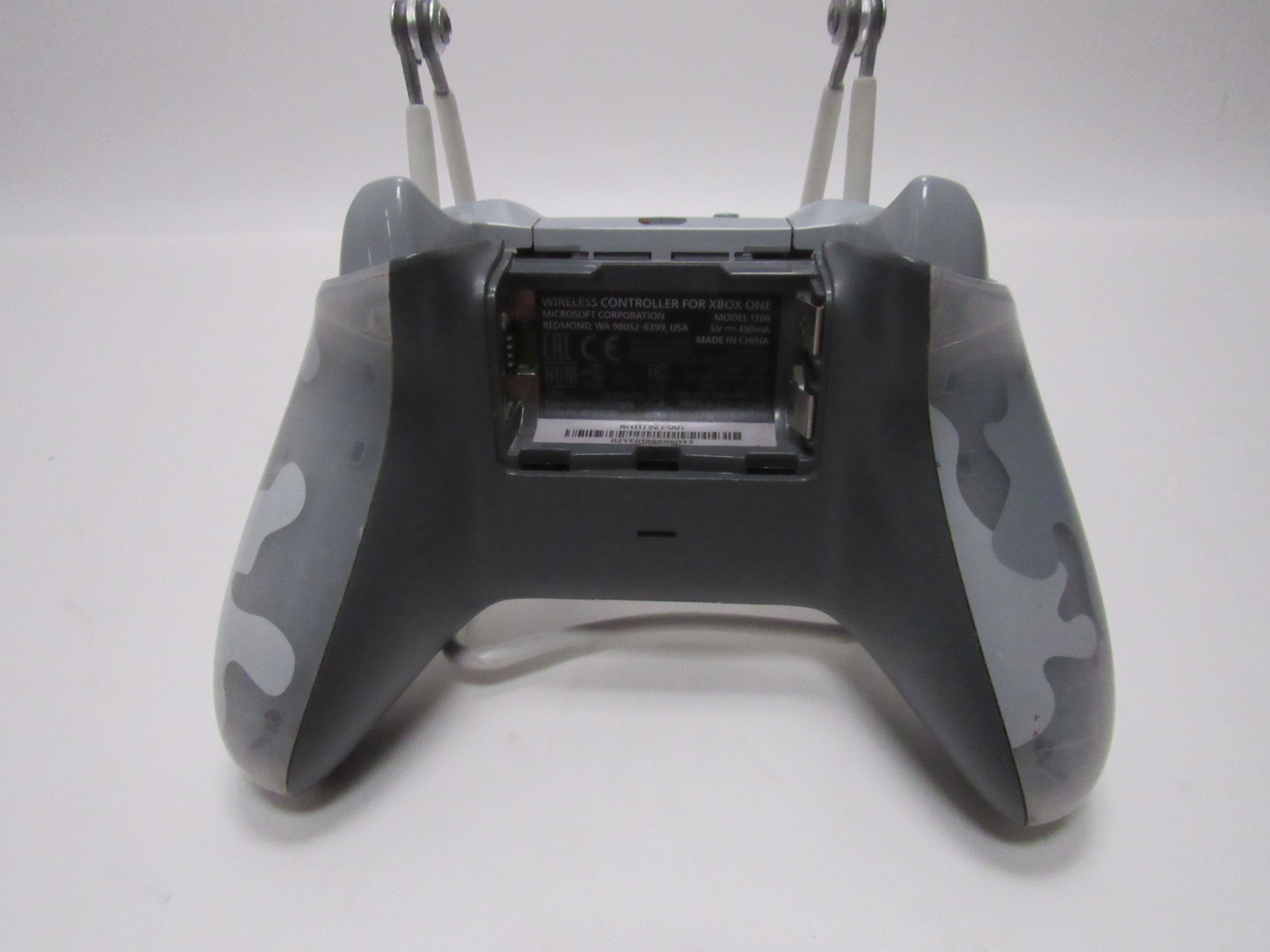 Microsoft 1708 Wireless Xbox One Controller Grey Camo