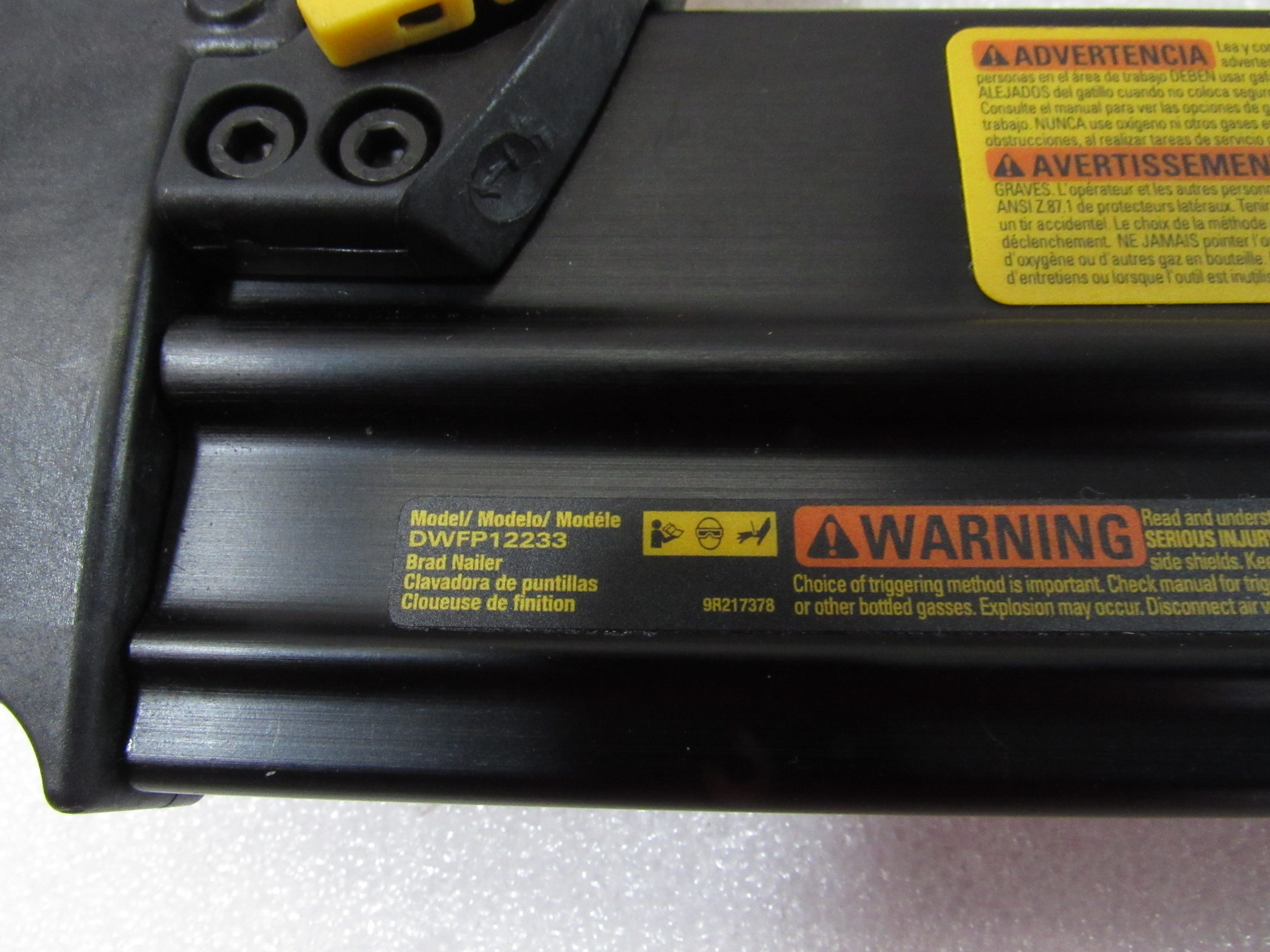 DeWalt DWFP12233 18-Gauge Pneumatic Corded Brad Nailer