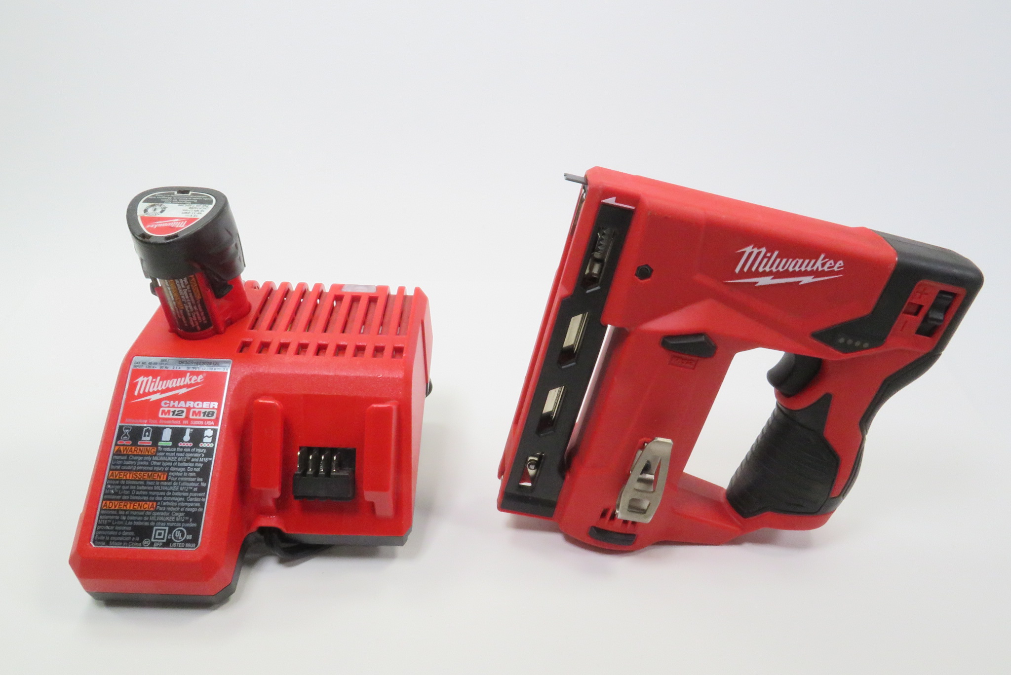 Milwaukee 2447-20 M12 12V Lithium-Ion Cordless 3/8" Crown Stapler