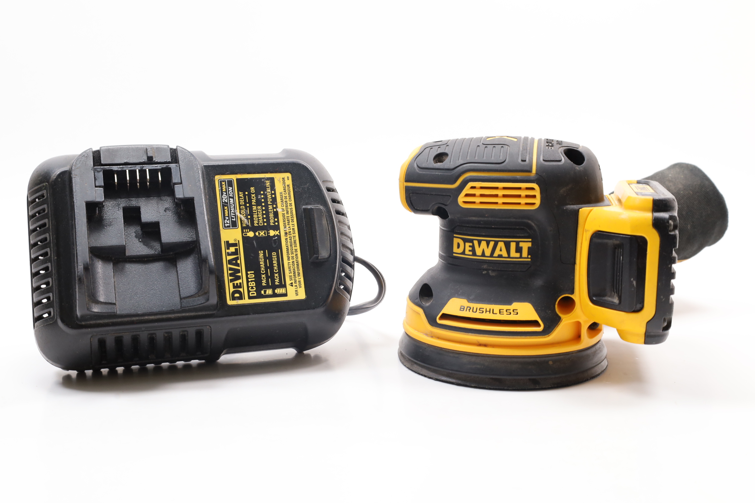 DeWalt DCW210 20V MAX XR Cordless Brushless 5" Random Orbital Sander - 2Ah