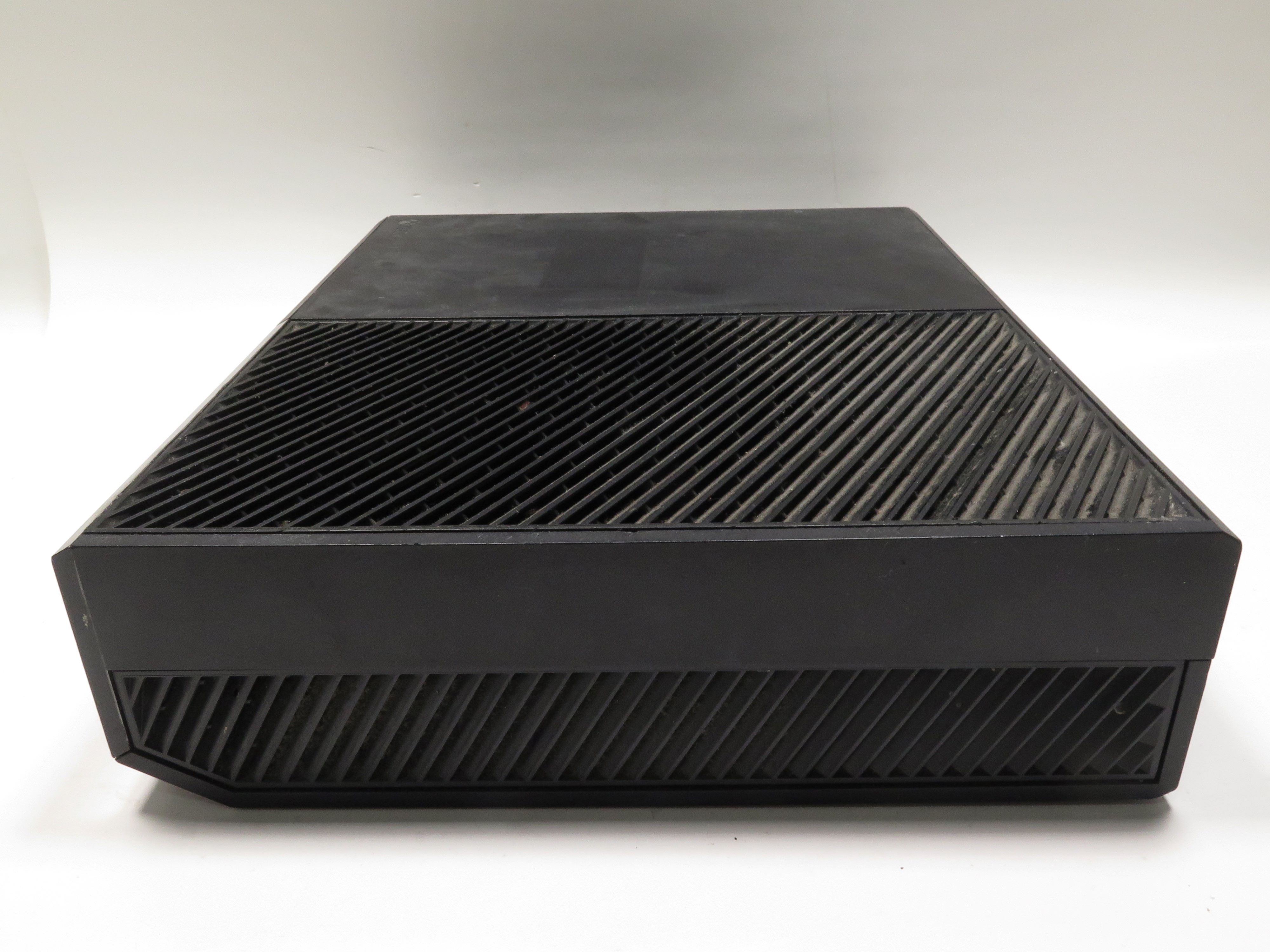 Microsoft 1540 Xbox One Original 500GB Video Game Console 1545