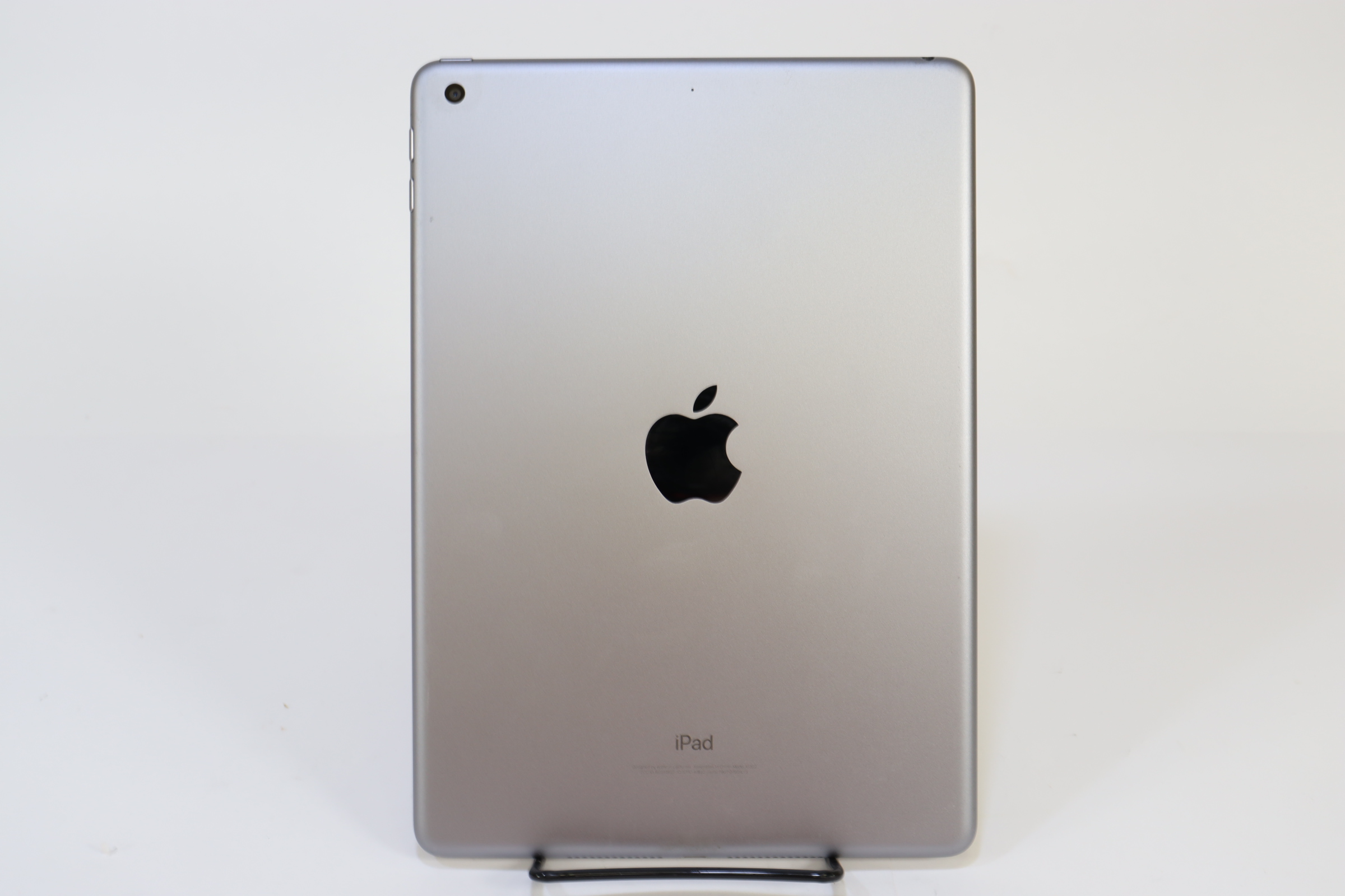 Apple iPad 5th Gen MP2G2LL/A 32GB WiFi Only - Space Gray - HLF9