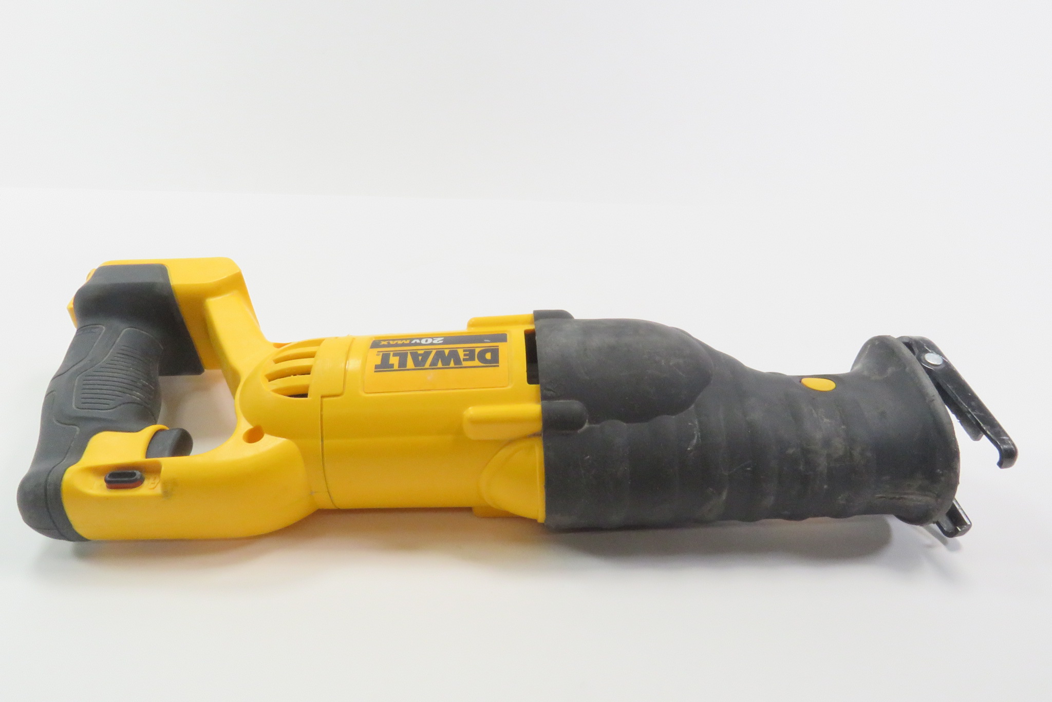DeWalt DCS380 20-Volt MAX Lithium-Ion 0-3000 SPM Cordless Reciprocating Saw