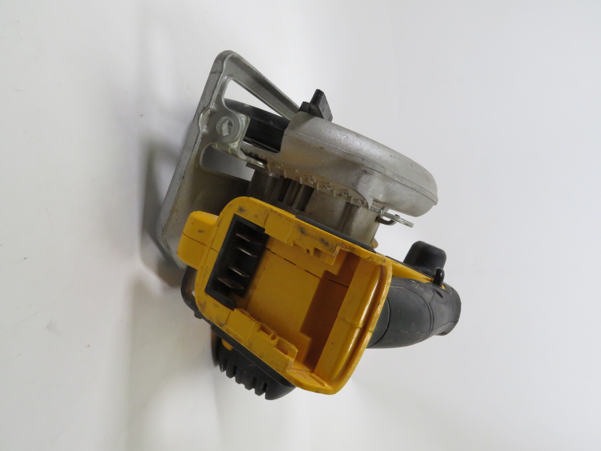 DeWalt DCS393 20V 6 1/2" Cordless Circular Saw