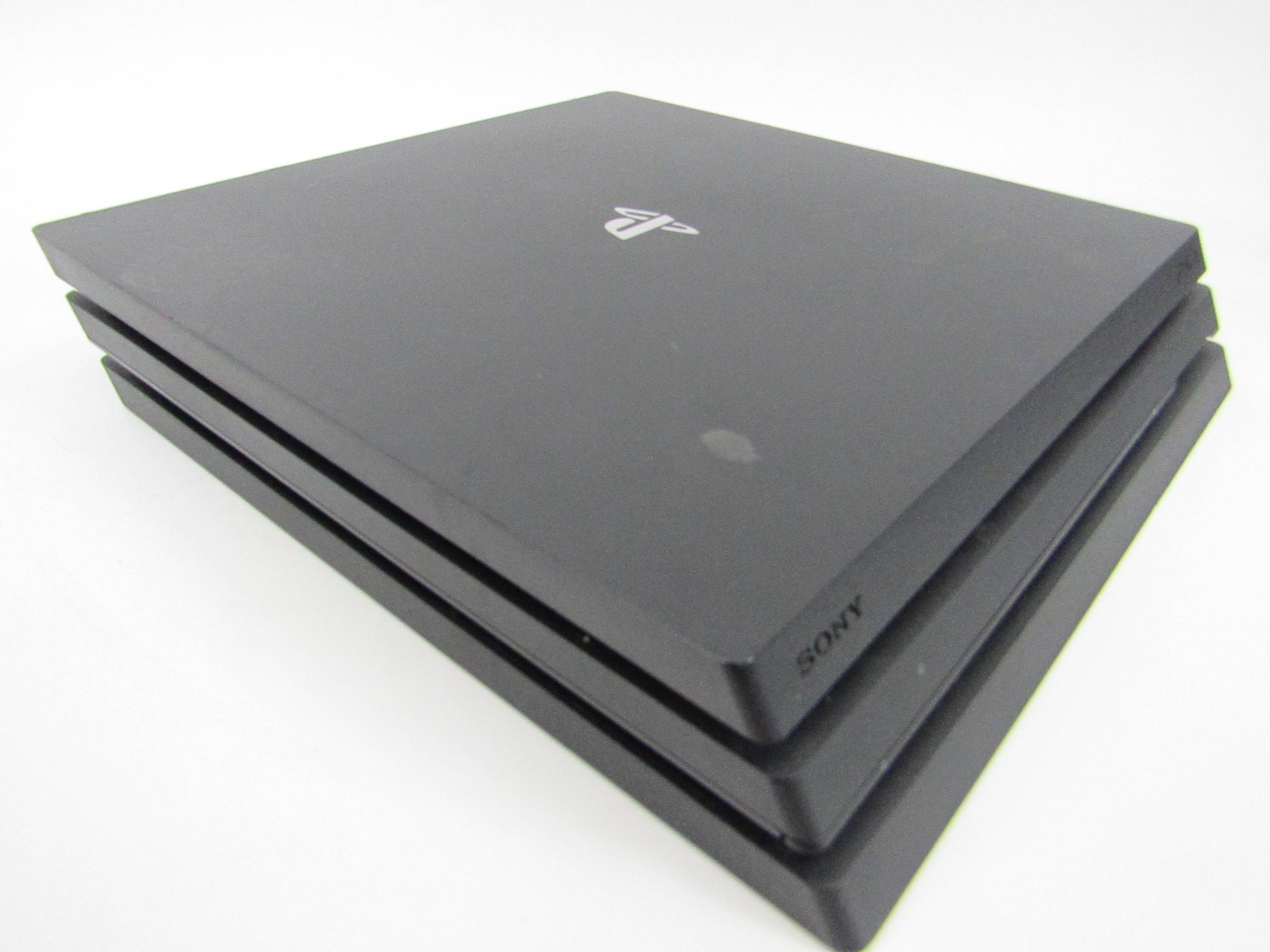 Sony PlayStation 4 Pro CUH-7215B 1TB Video Game Console 0652
