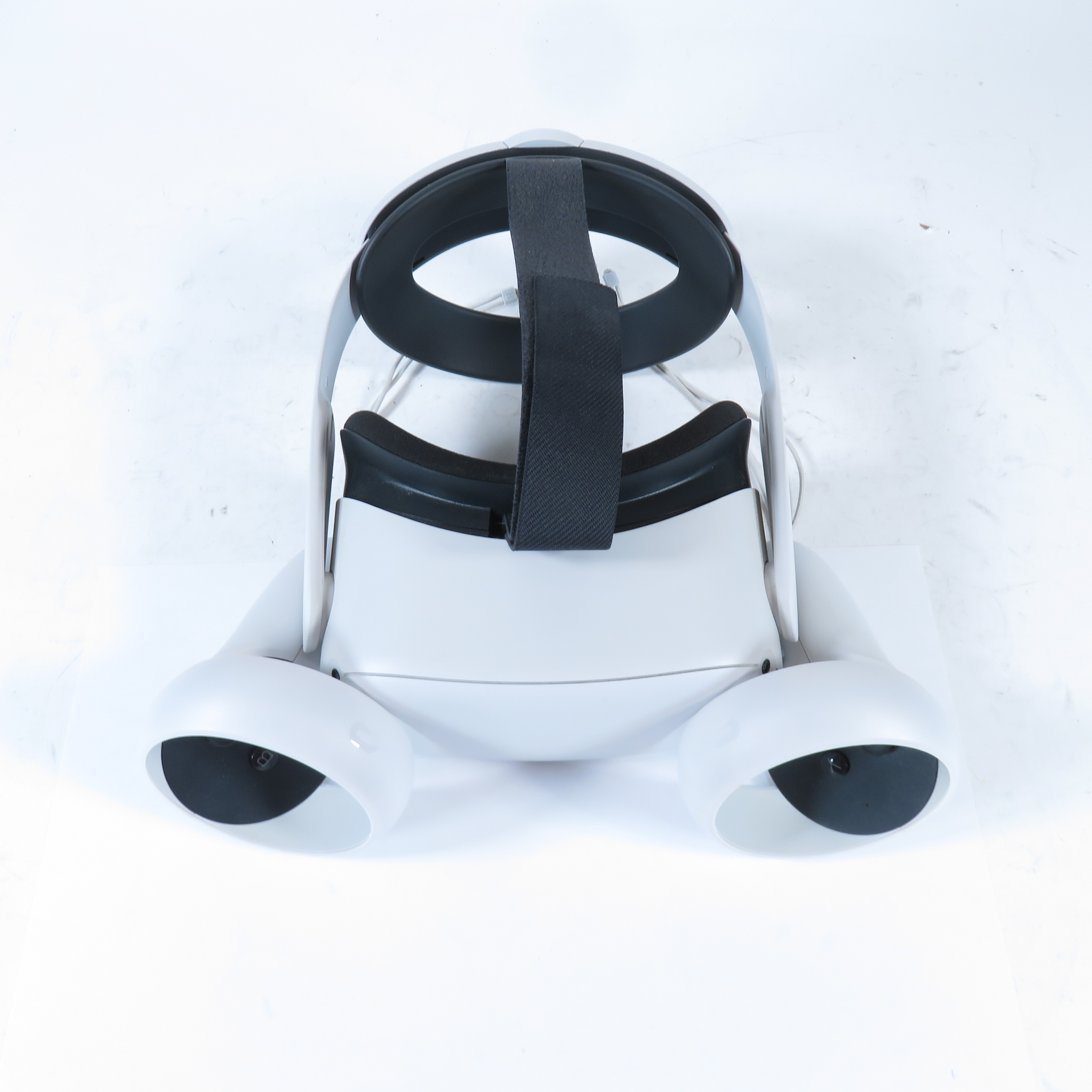 Oculus Quest 2 301-00351-01 Advanced All-in-One 256GB White VR Headset